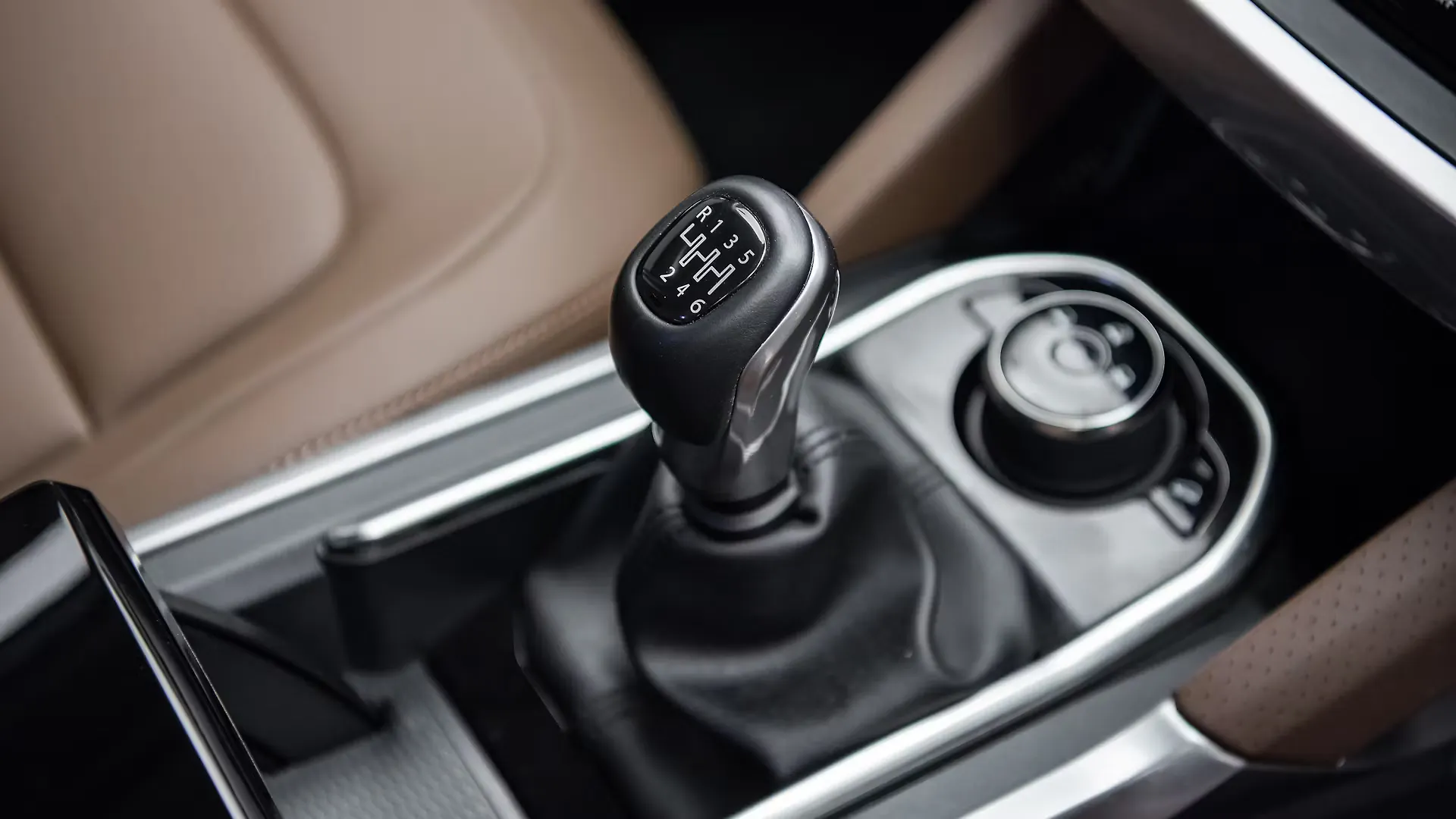 Harrier Gear Shifter/Gear Shifter Stalk Image, Harrier Photos in India ...