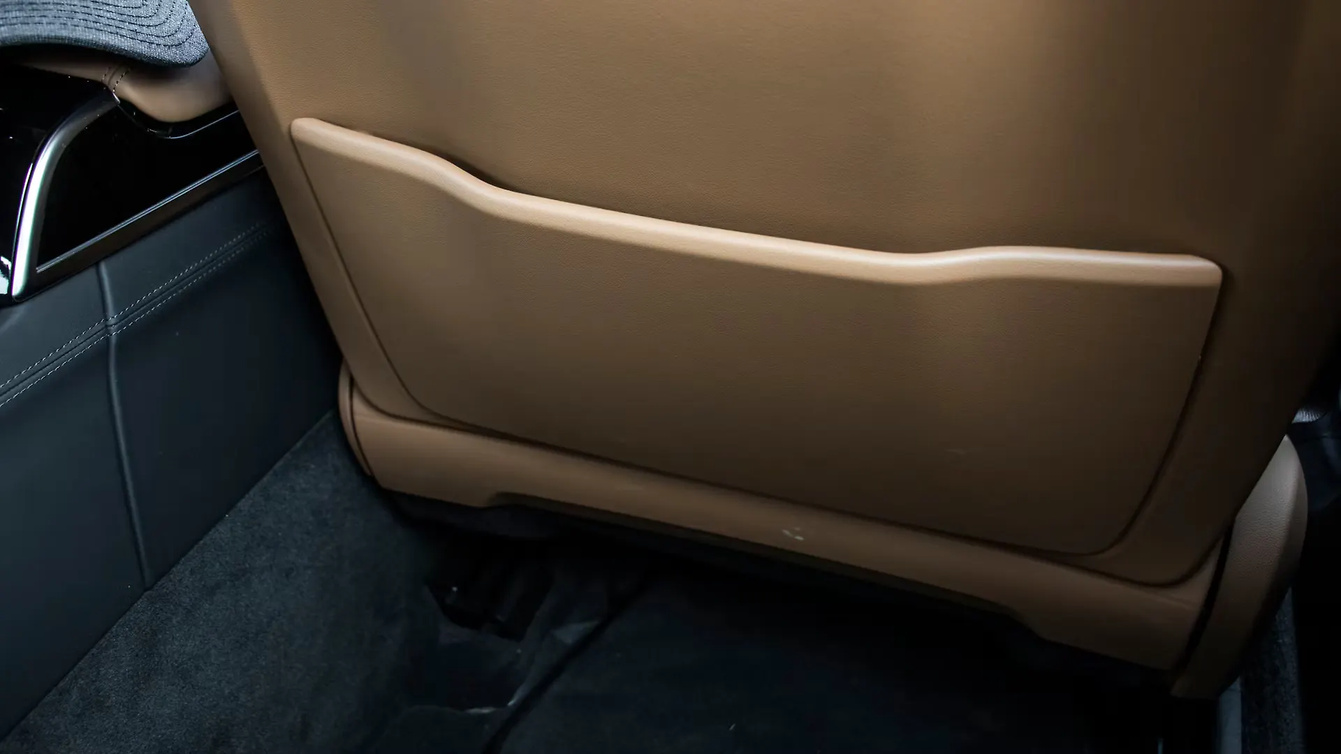 A8 L Front Seat Back Pockets Image, A8 L Photos in India - CarWale