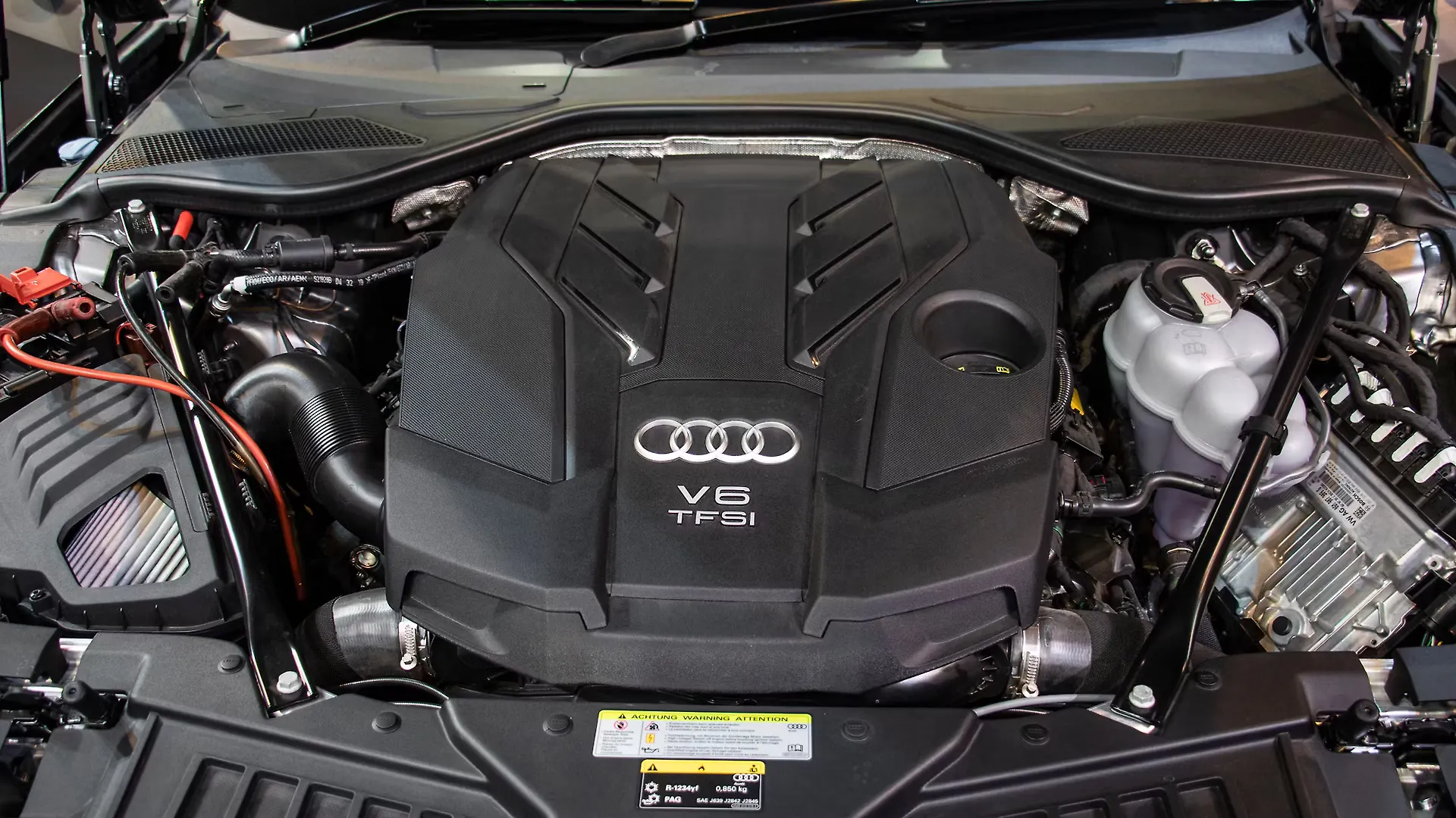 A8 L Engine Bay Image, A8 L Photos in India - CarWale