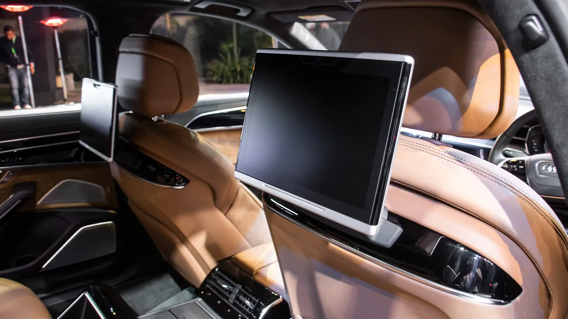 A8 L Interior Image, A8 L Photos in India - CarWale