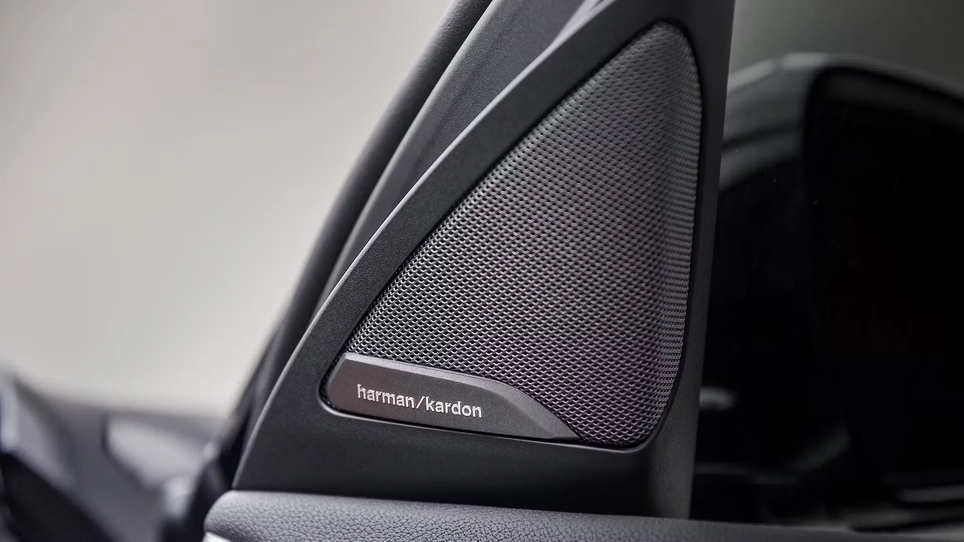 X4 Front Tweeters Image, X4 Photos in India - CarWale