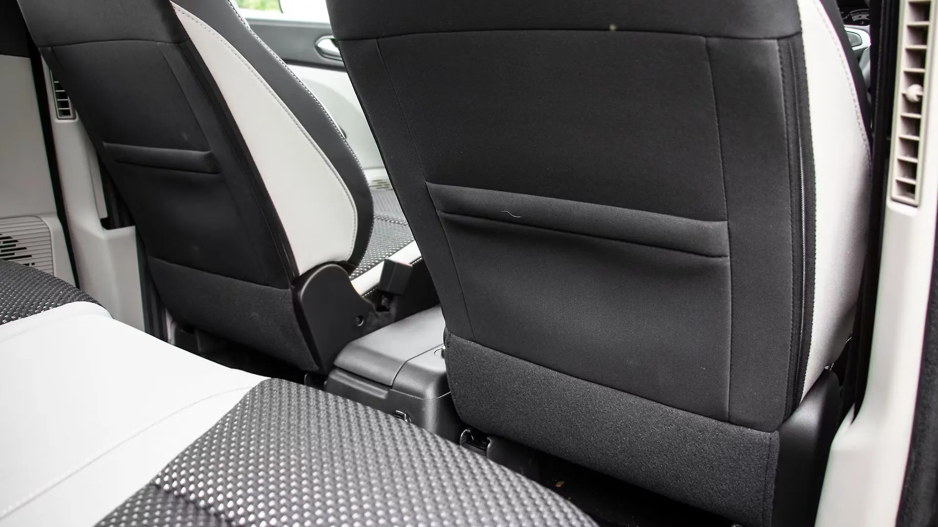 Triber Front Seat Back Pockets Image, Triber Photos in India - CarWale