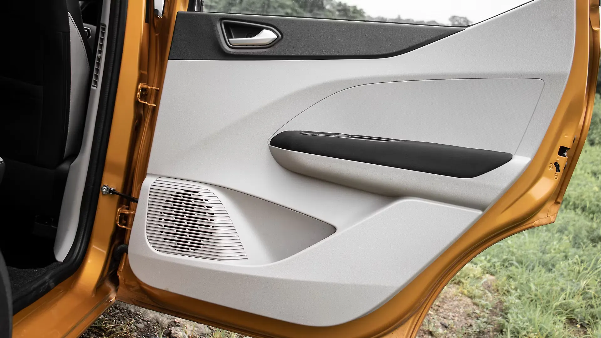 Triber Rear Door Pad Image, Triber Photos in India - CarWale