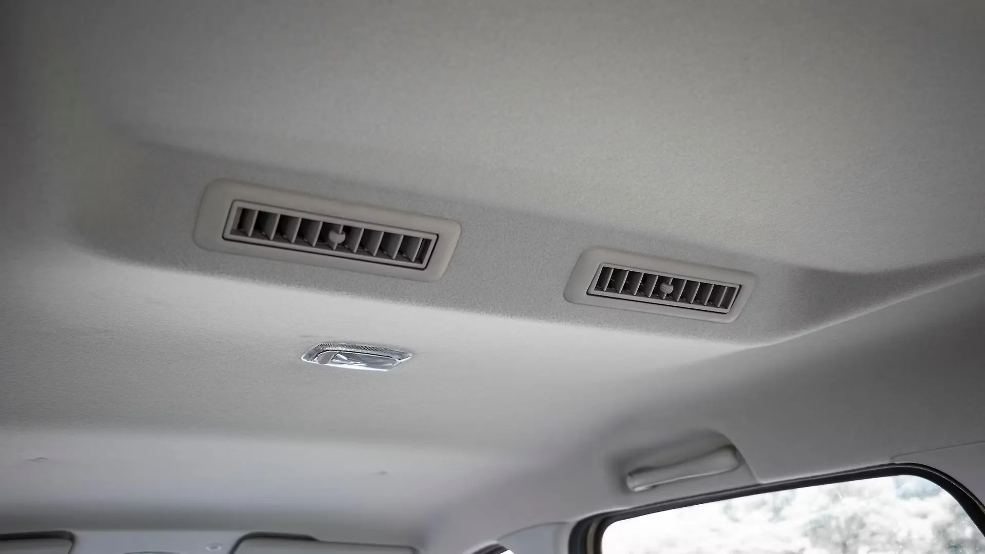Triber Third Row Air Vent Image, Triber Photos in India - CarWale