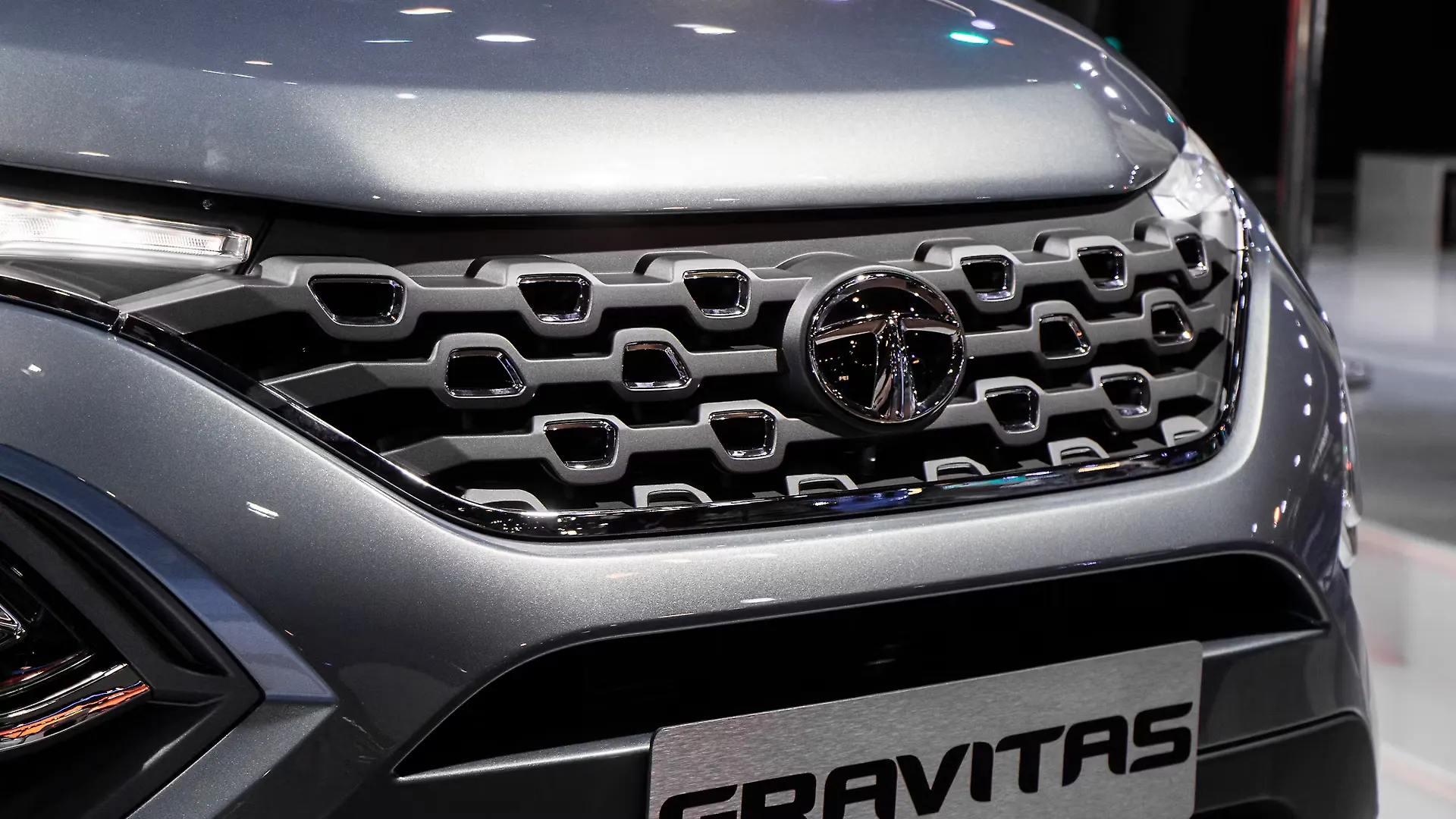 Safari Grille Image, Safari Photos in India - CarWale