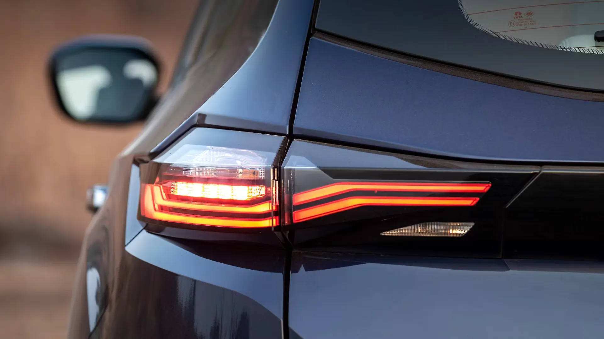 Safari Rear Signal/Blinker Light Image, Safari Photos in India - CarWale