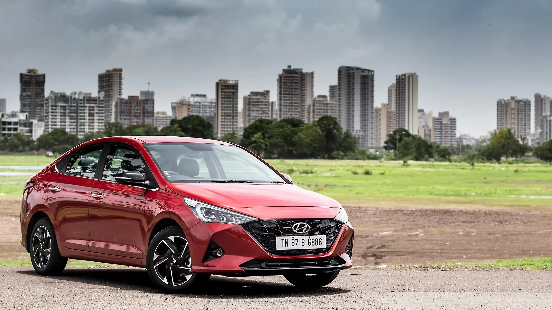 Verna Right Front Three Quarter Image, Verna Photos in India - CarWale