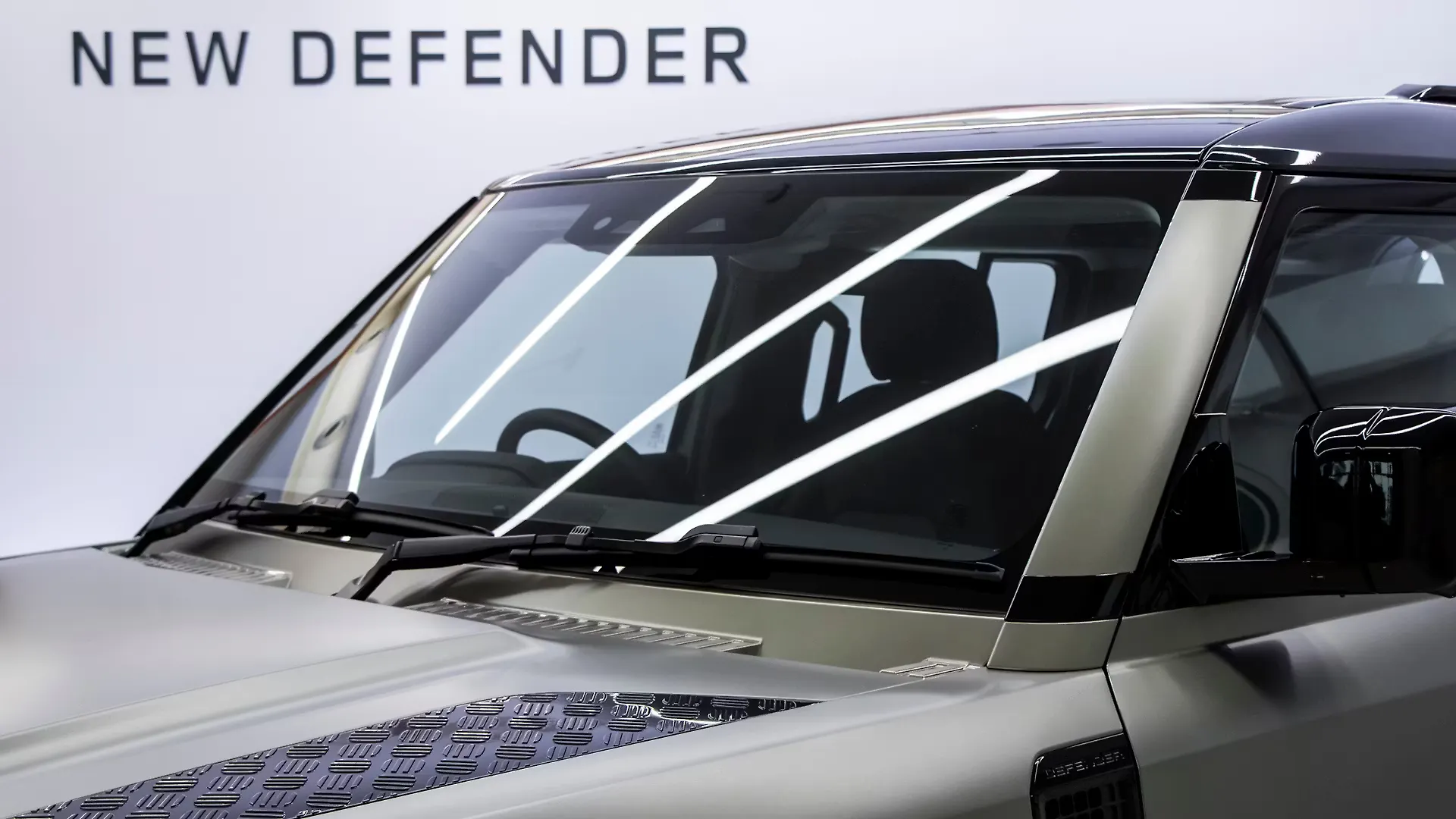 Defender Front Windshield/Windscreen Image, Defender Photos in India ...