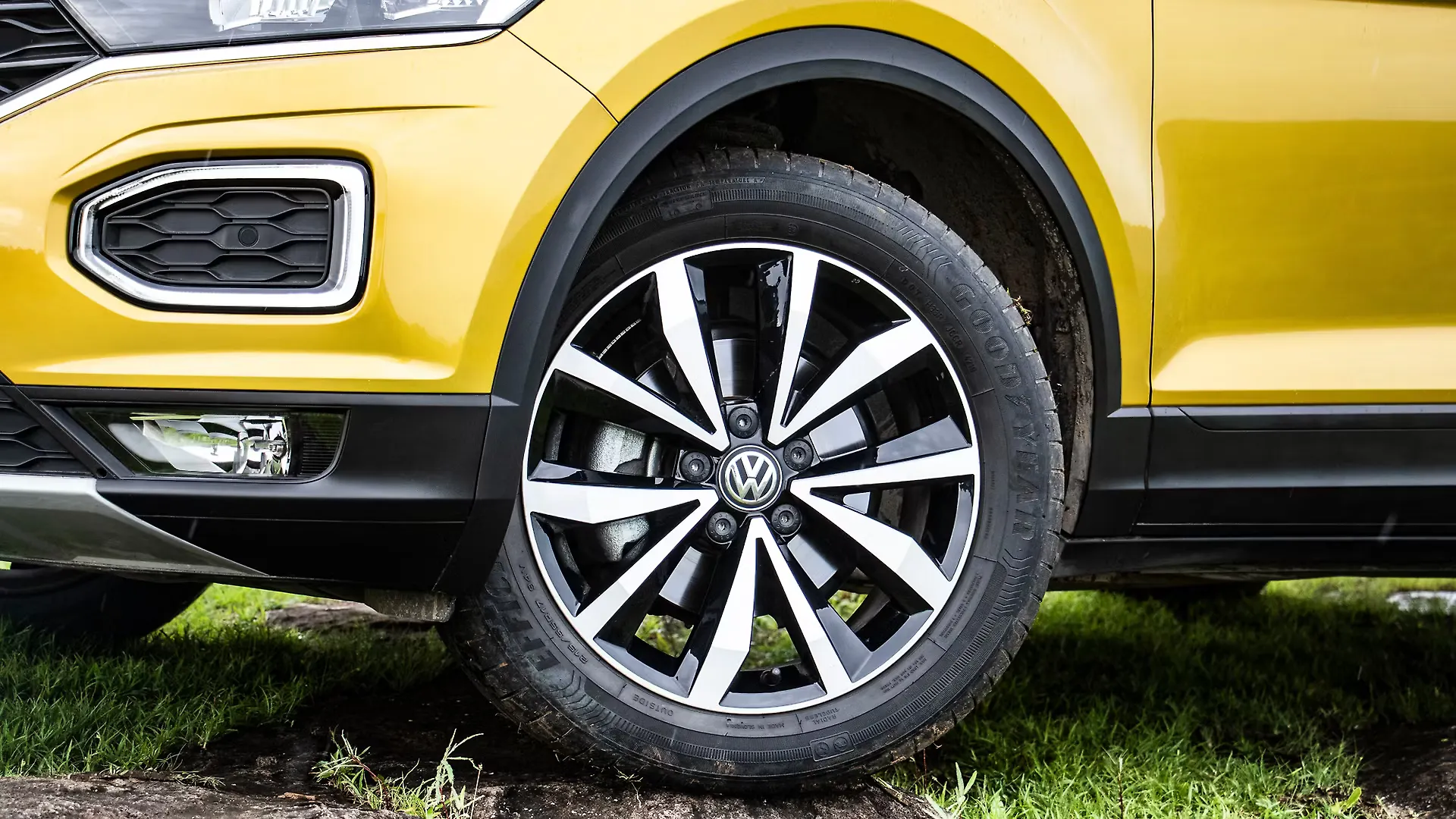 T-Roc Wheel Image, T-Roc Photos in India - CarWale