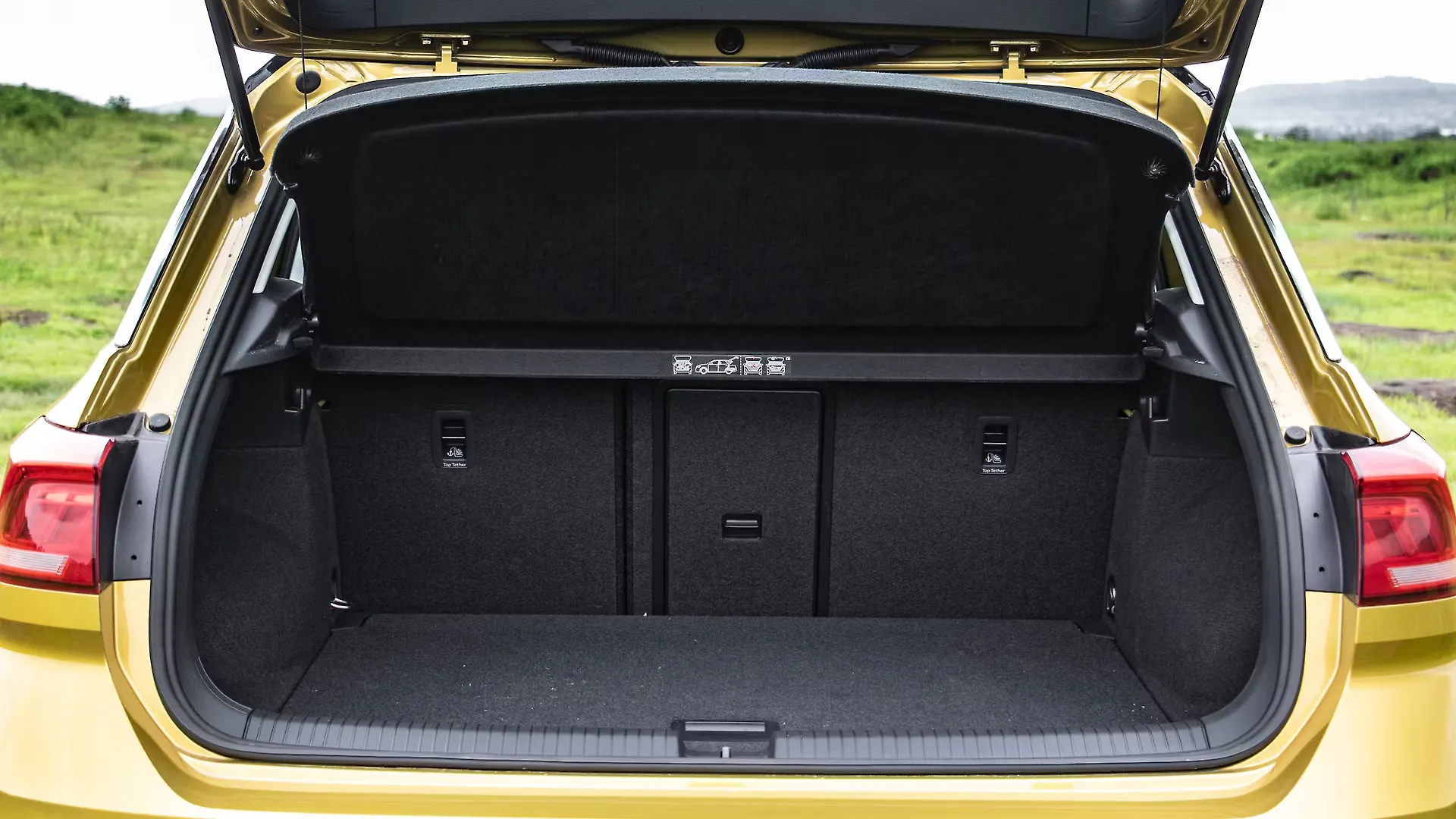 T-Roc Bootspace Image, T-Roc Photos in India - CarWale