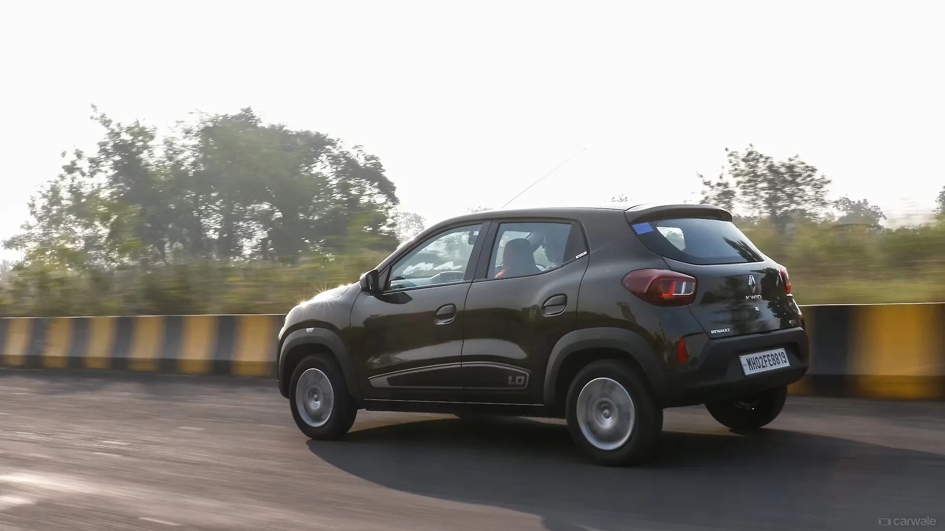 Kwid Exterior Image, Kwid Photos in India - CarWale