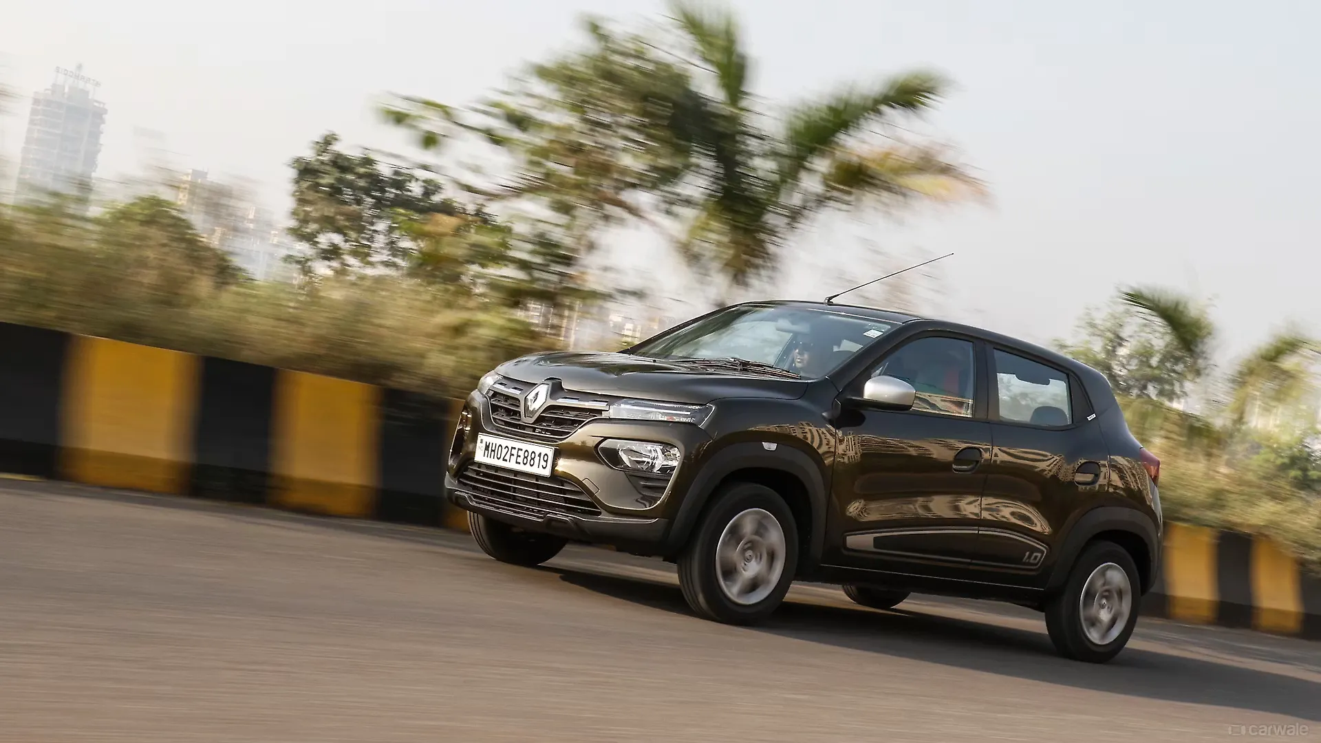 Kwid Exterior Image, Kwid Photos in India - CarWale