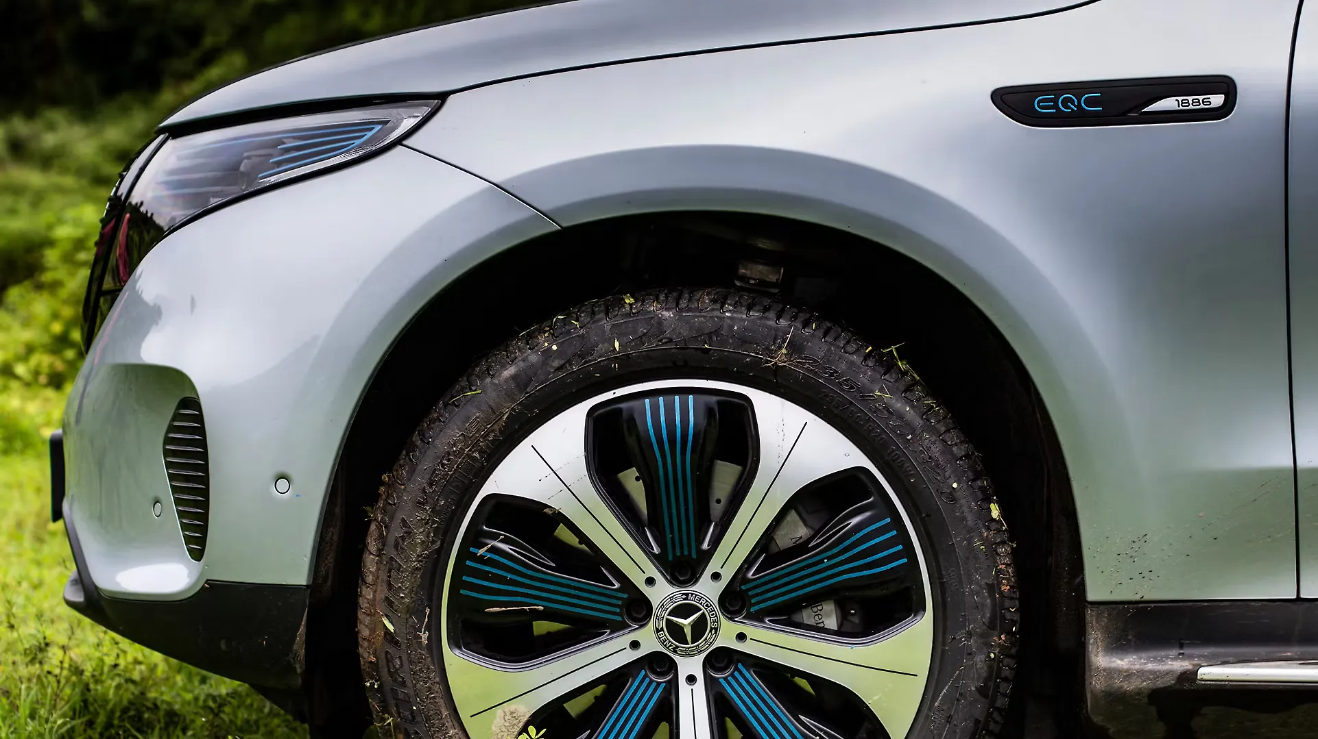 EQC Front Fender Image, EQC Photos in India - CarWale