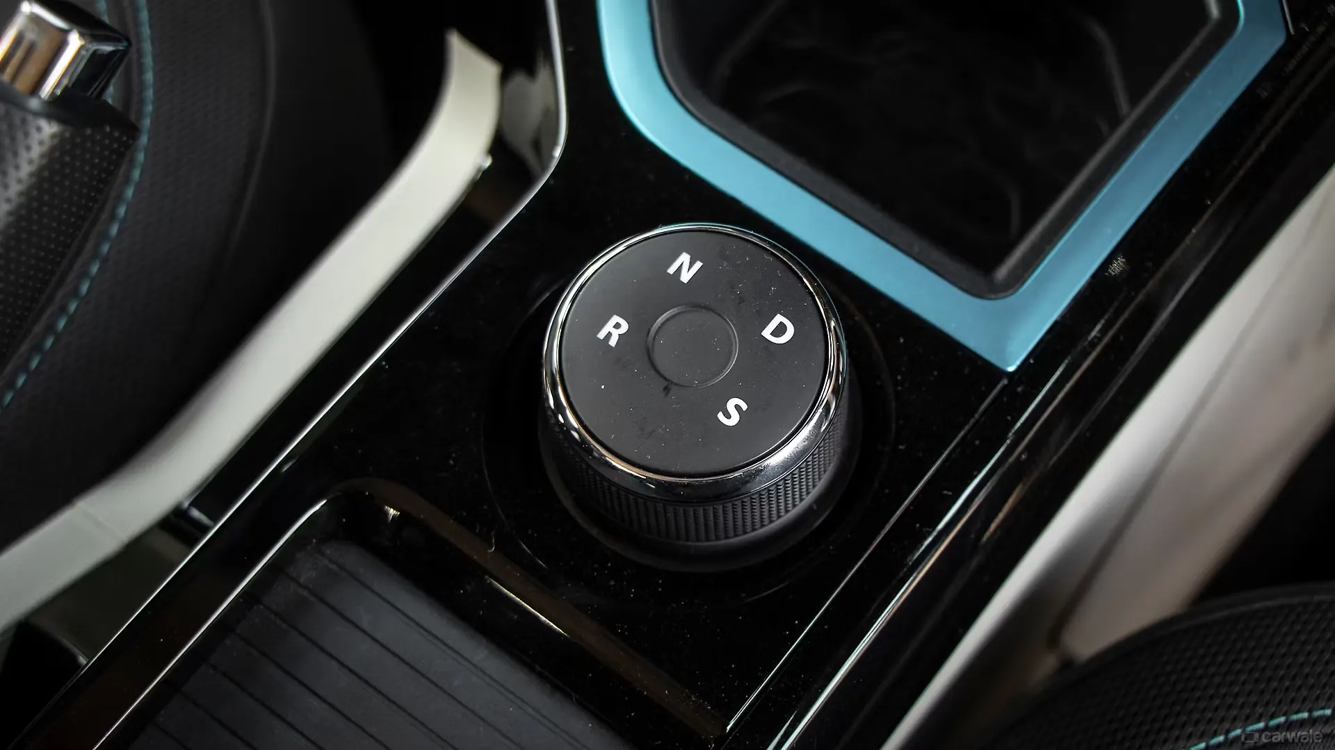 Nexon EV Gear-Lever Image, Nexon EV Photos in India - CarWale