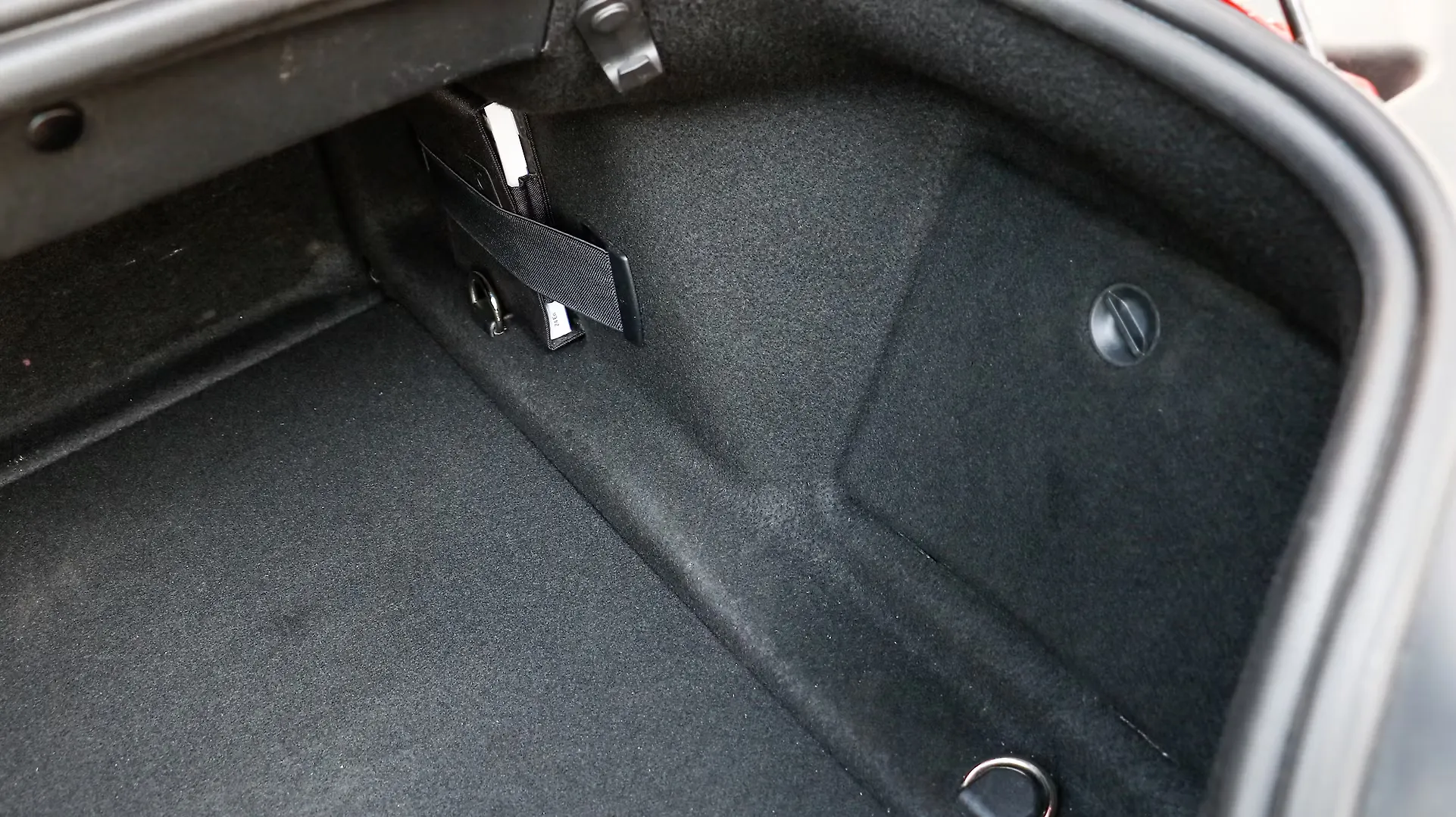 Z4 Boot Space Image, Z4 Photos in India - CarWale