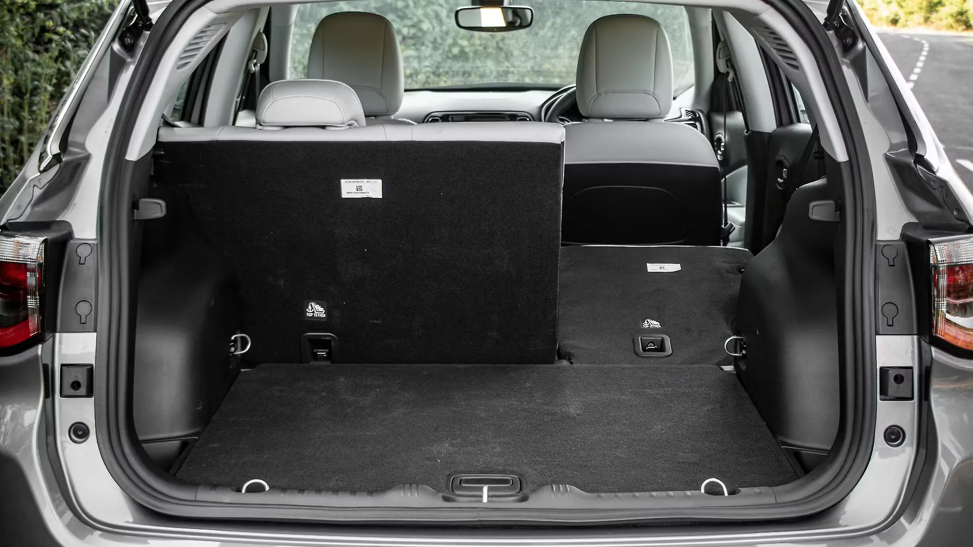 Compass Boot Space Image, Compass Photos in India - CarWale