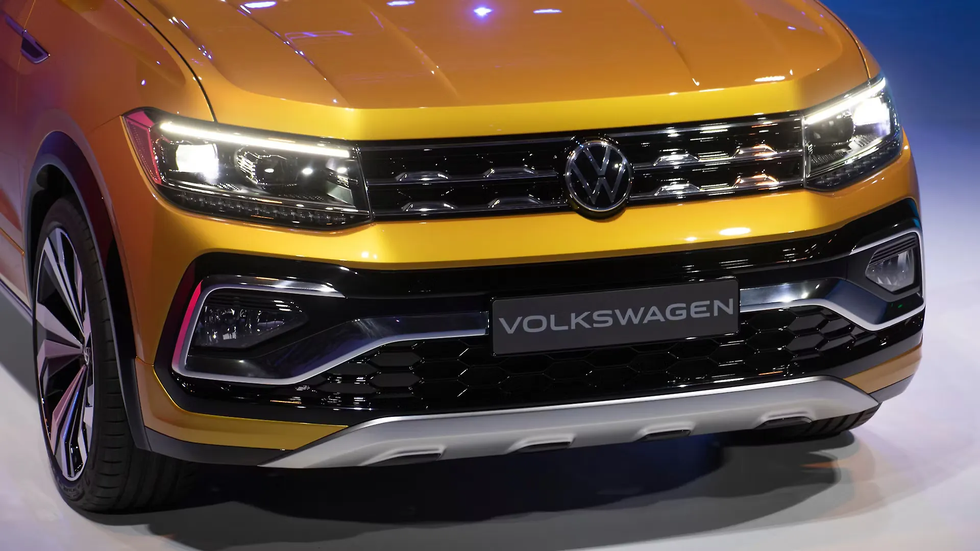 Taigun Front Grille Image, Taigun Photos in India - CarWale