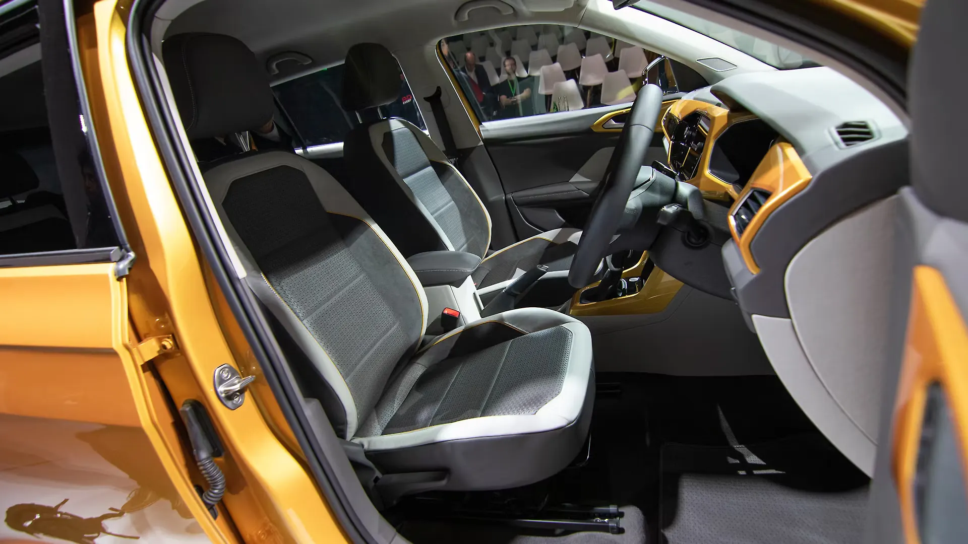 Taigun Seat Image, Taigun Photos in India - CarWale