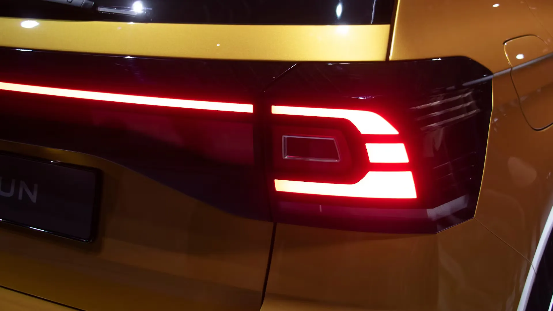 Taigun Tail Lamps Image, Taigun Photos in India - CarWale