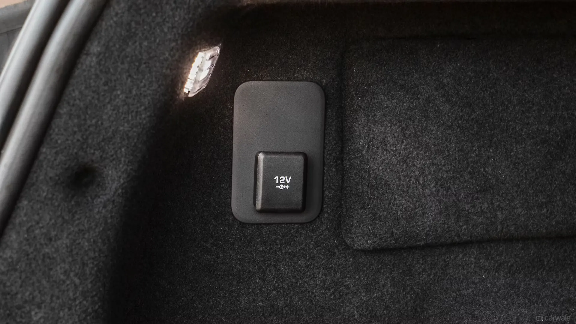 Range Rover Evoque Boot Space Image, Range Rover Evoque Photos in India ...