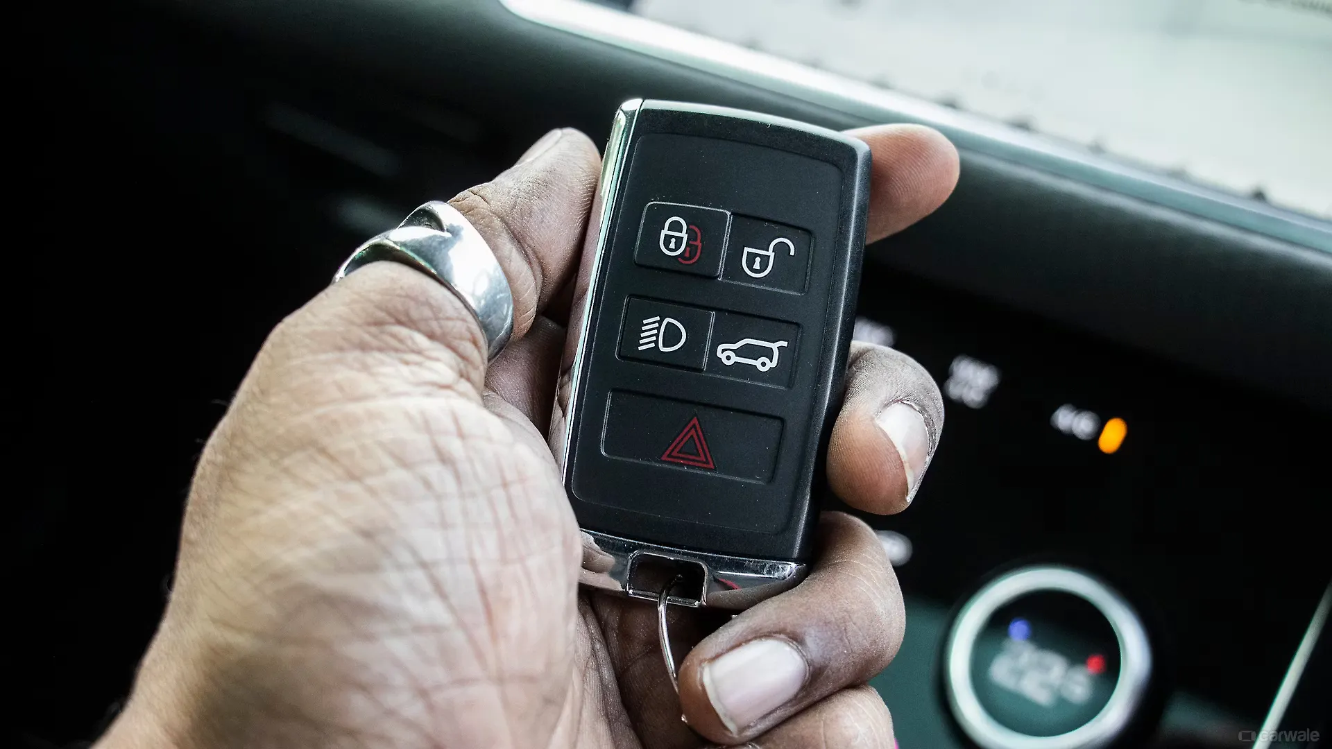 Range Rover Evoque Key Image, Range Rover Evoque Photos in India - CarWale Range Rover Evoque Key Image, Range Rover Evoque Photos in India - CarWale