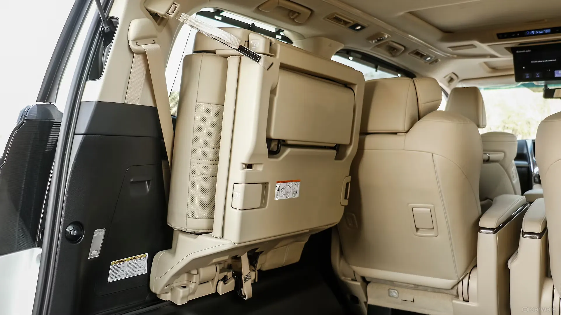 Vellfire Interior Image, Vellfire Photos in India - CarWale