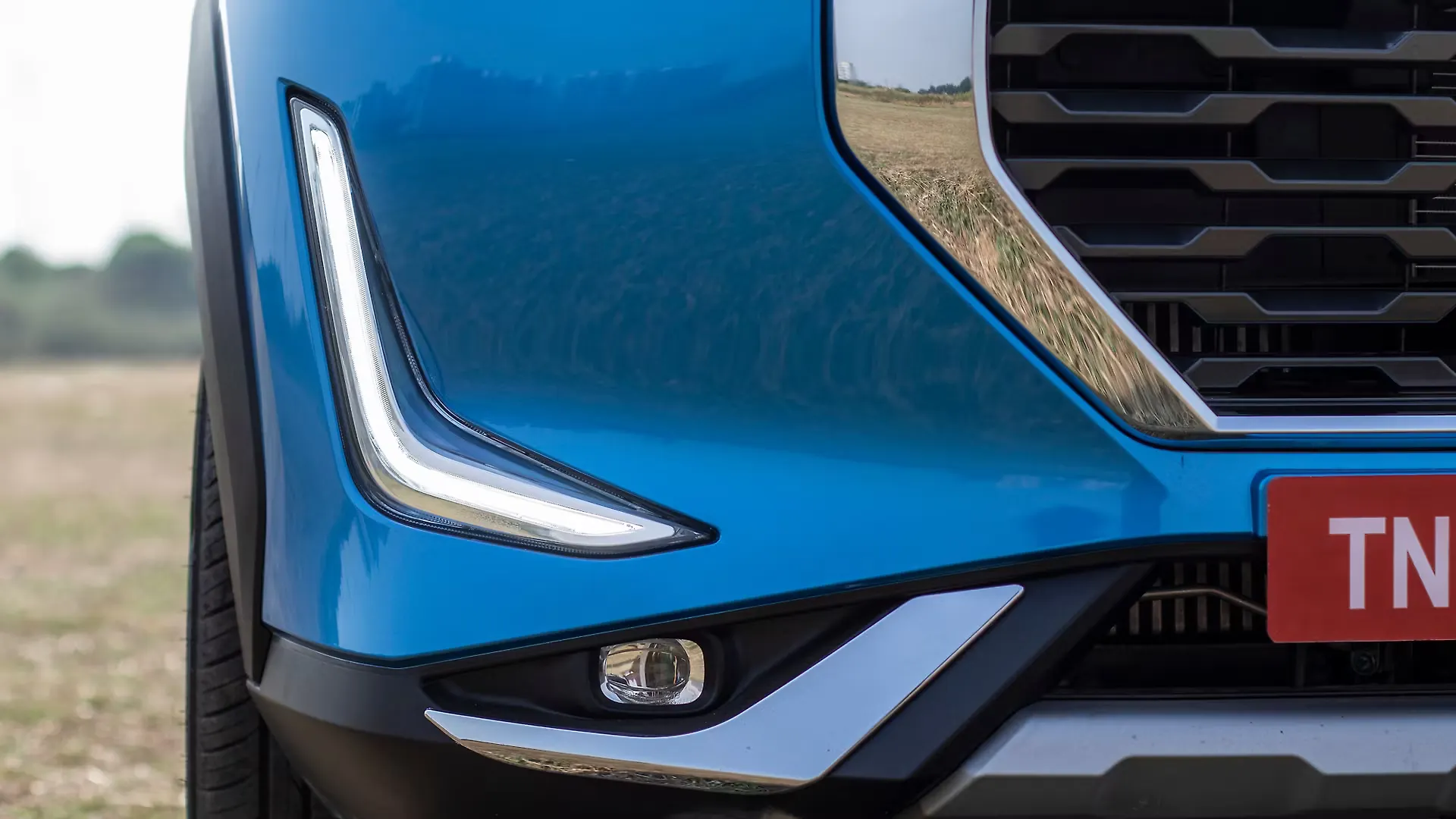 Magnite Daytime Running Lamp (DRL) Image, Magnite Photos in India - CarWale