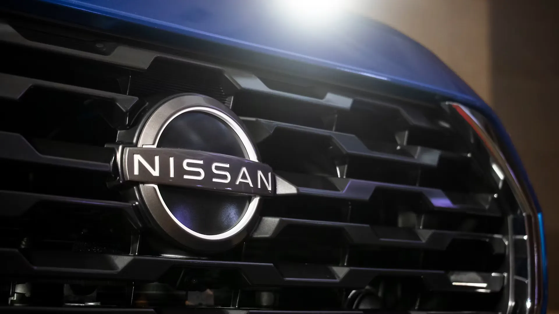 Magnite Front Logo Image, Magnite Photos in India - CarWale