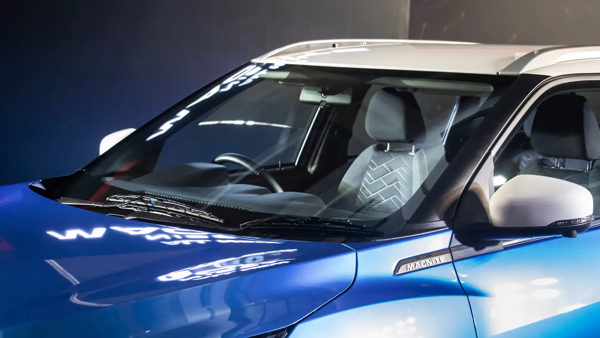 Magnite Front Windshield/Windscreen Image, Magnite Photos in India ...