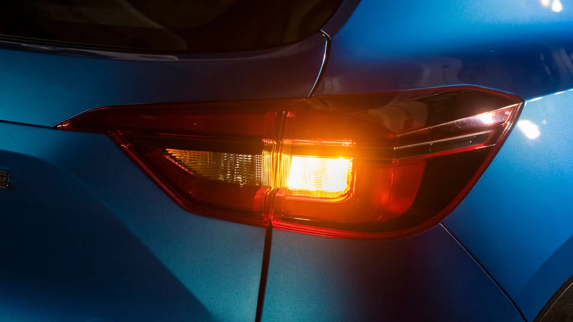 Magnite Rear Signal/Blinker Light Image, Magnite Photos in India - CarWale