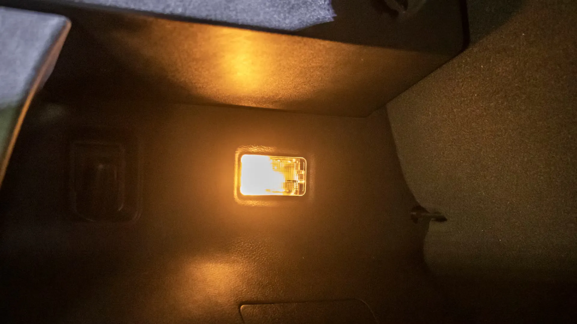 Magnite Boot Light Image, Magnite Photos in India - CarWale