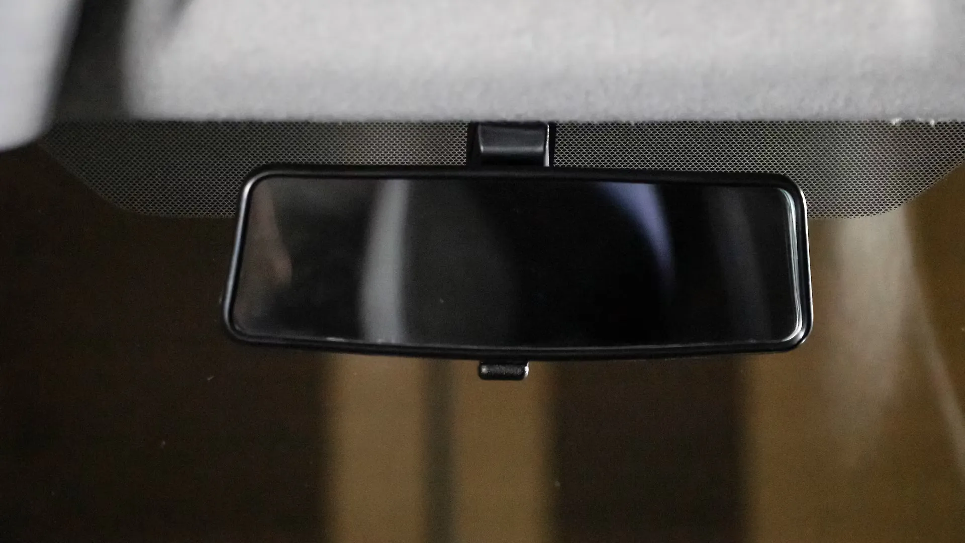 Magnite Inner Rear View Mirror Image Magnite Photos In India Carwale