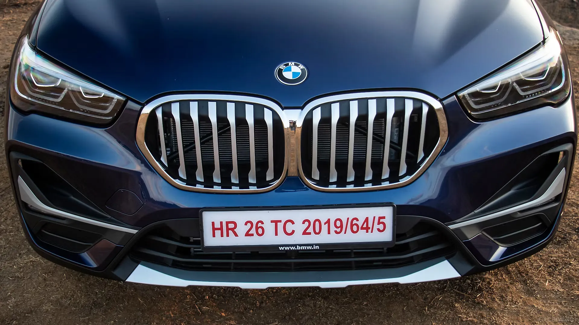 X1 Front Grille Image, X1 Photos in India - CarWale