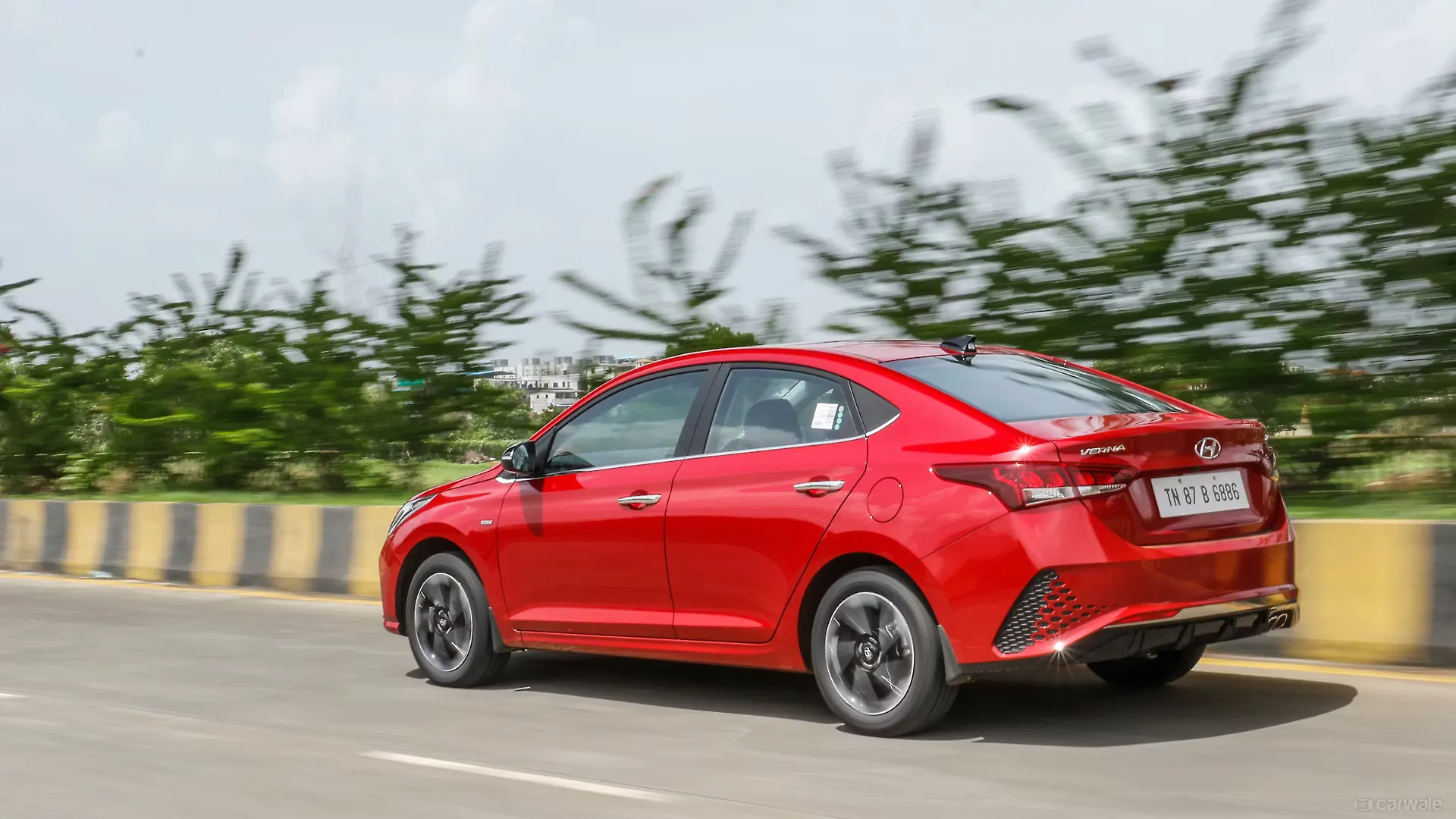 Verna Left Rear Three Quarter Image, Verna Photos in India - CarWale