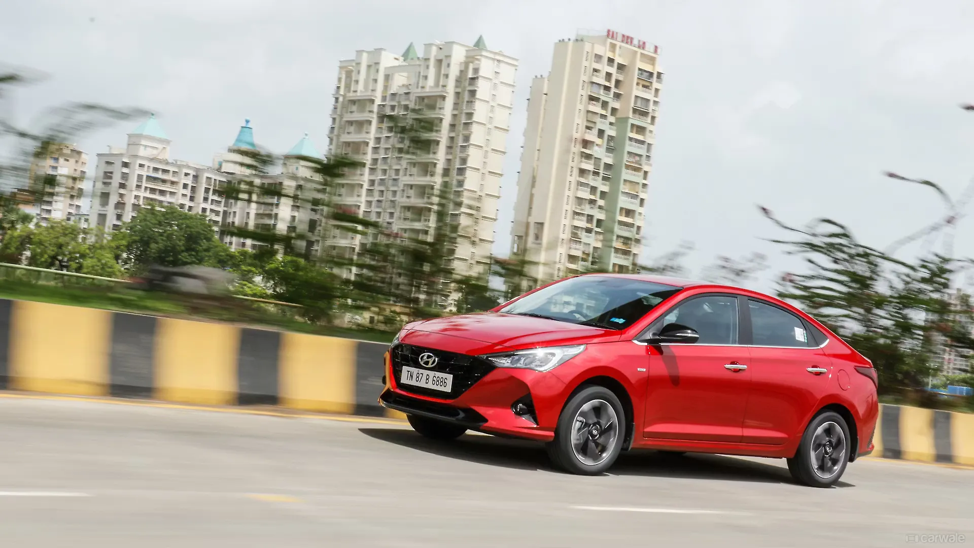 Verna Right Front Three Quarter Image, Verna Photos in India - CarWale