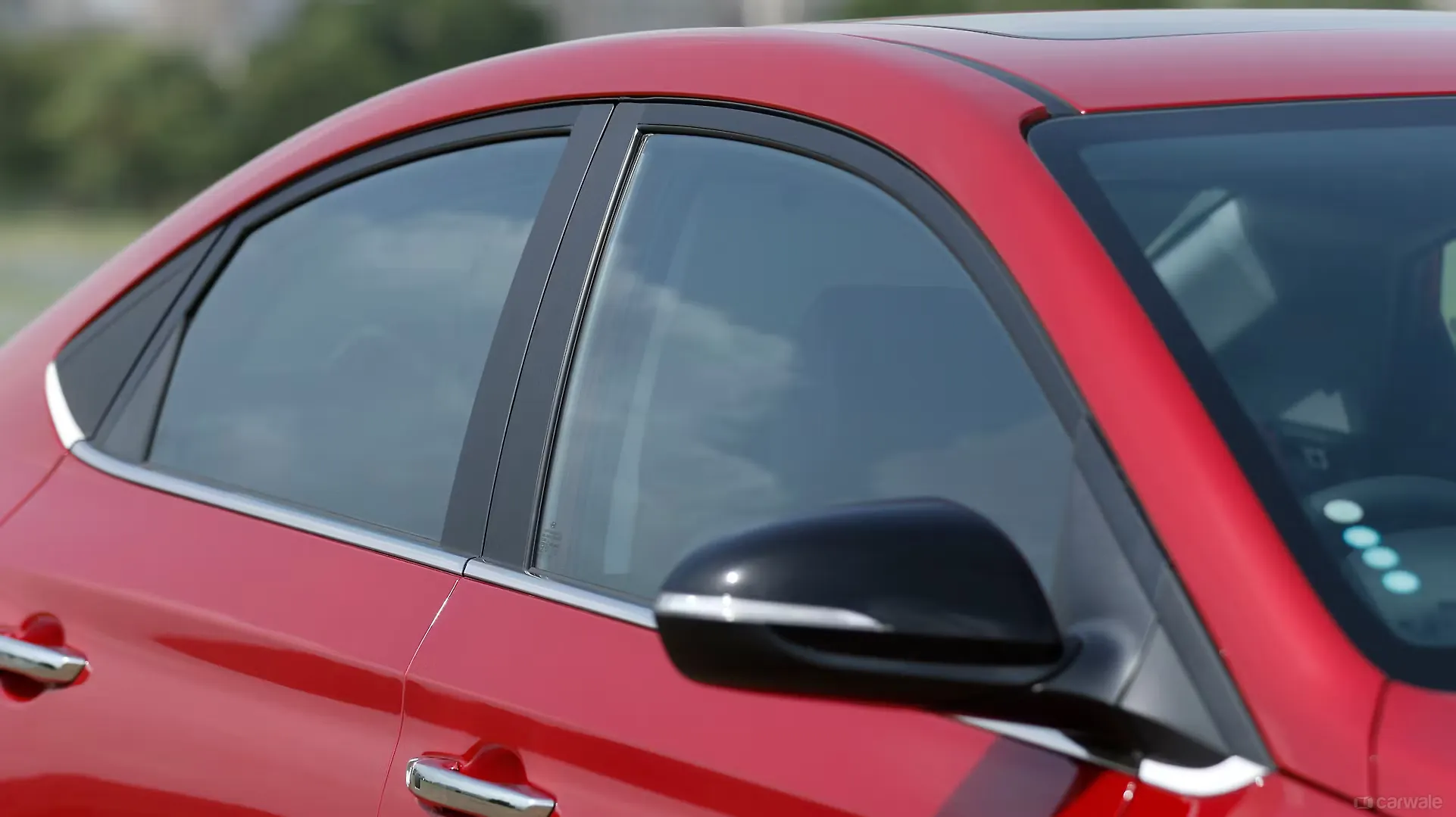 Verna Side Glass Housing Image, Verna Photos in India - CarWale