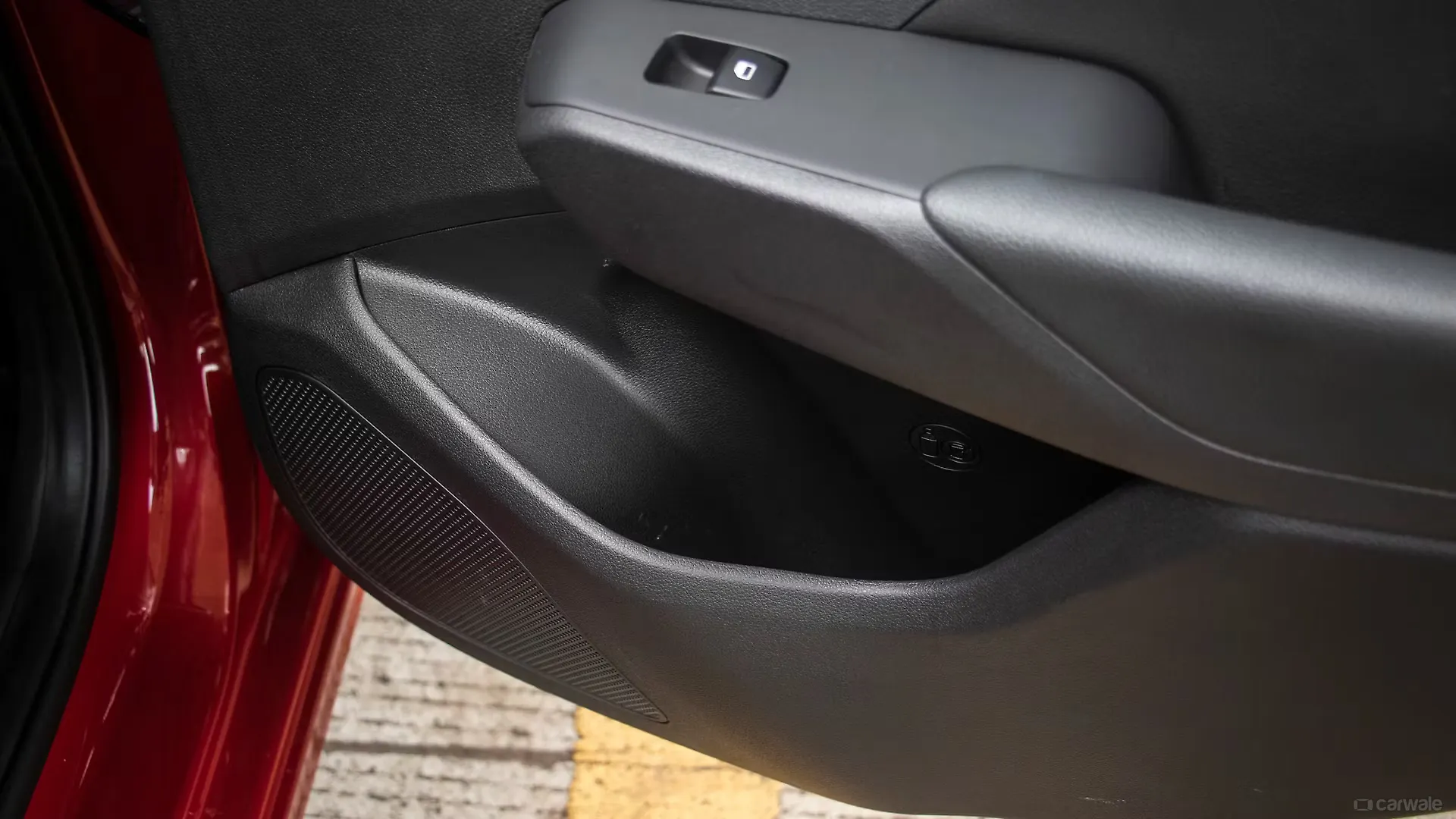 Verna Rear Door Pad Image, Verna Photos in India - CarWale