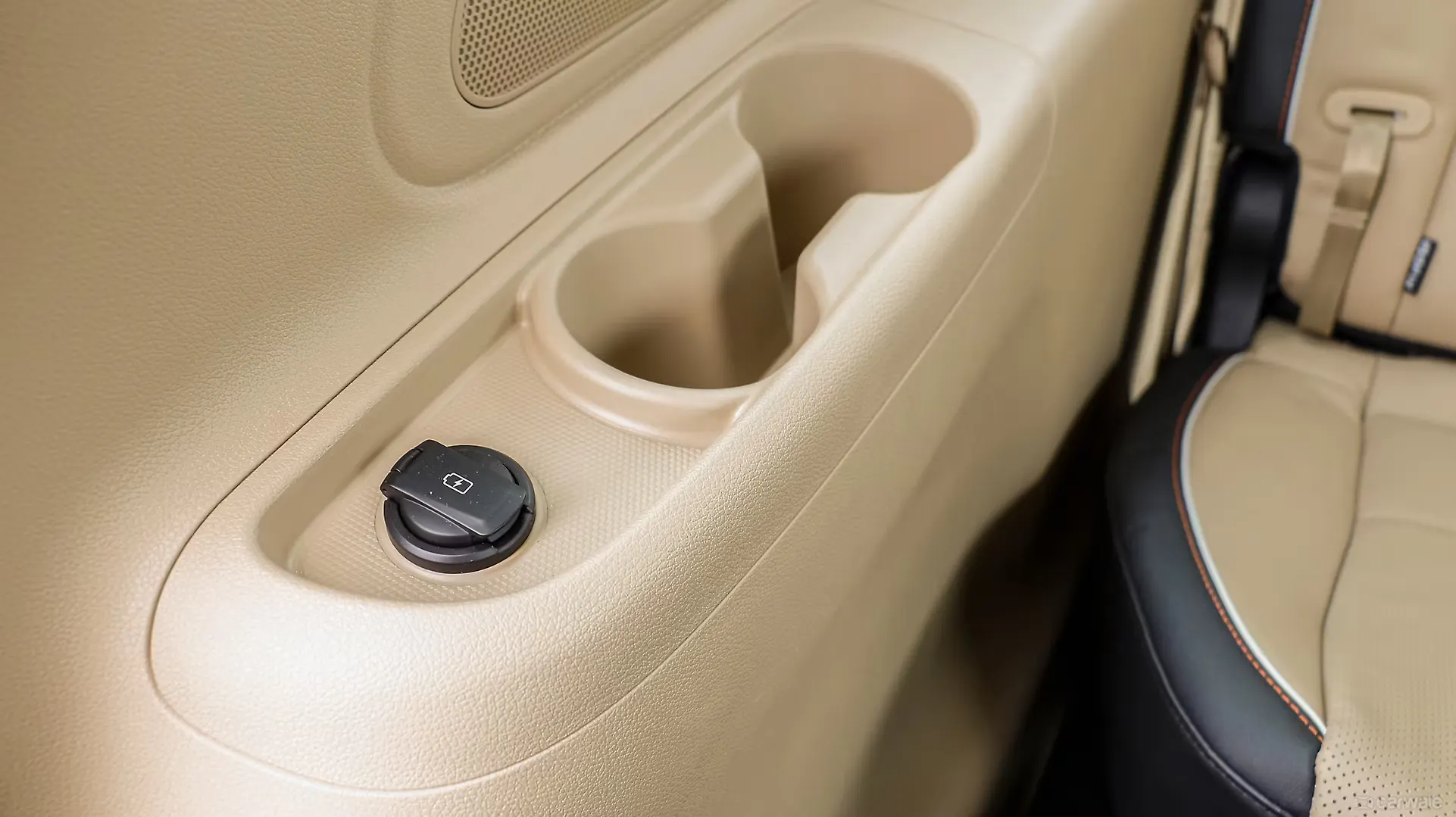 Carnival USB Port/AUX/Power Socket/Wireless Charging Image, Carnival ...