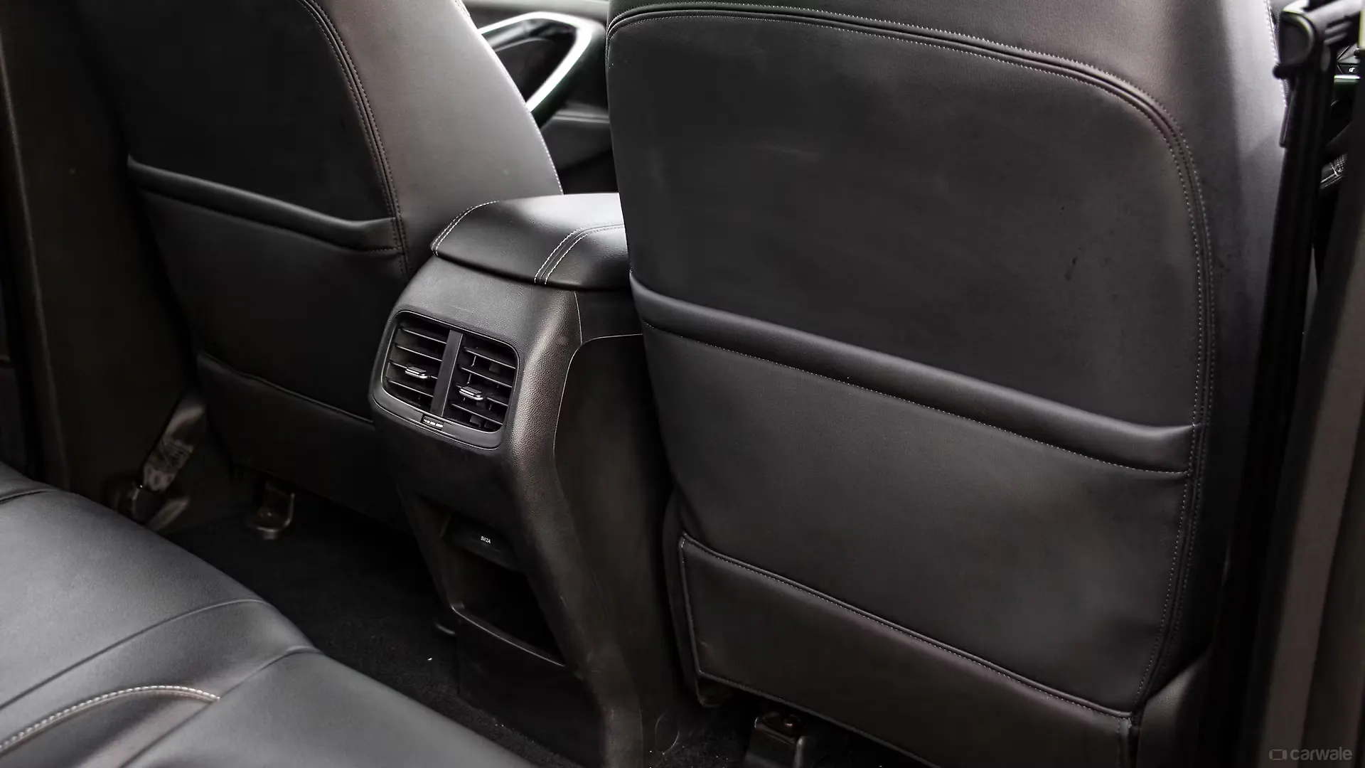 Hector Rear Seats Image, Hector Photos in India - CarWale