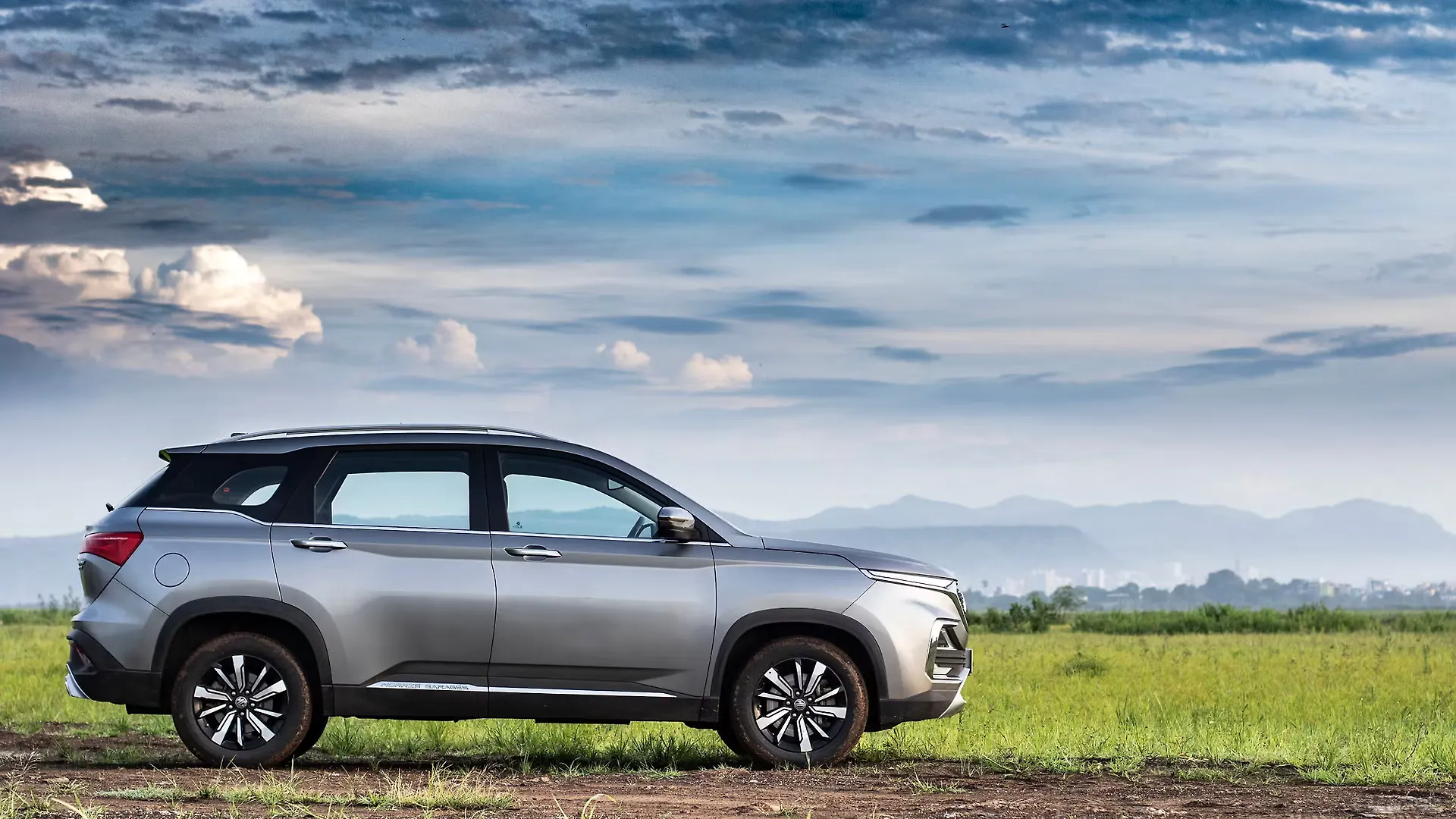 Hector Right Side View Image, Hector Photos in India - CarWale