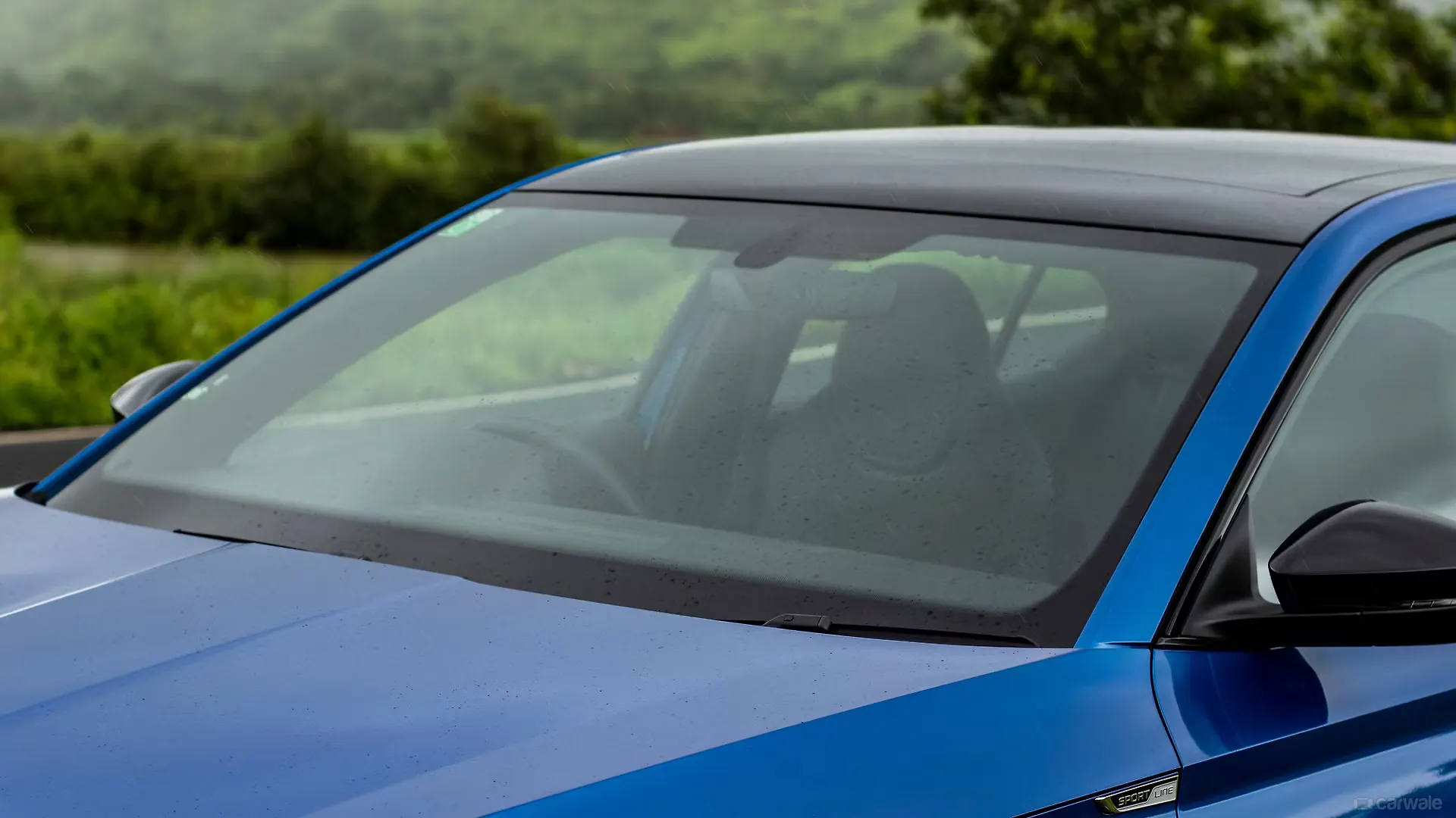 Superb Front Windshield/Windscreen Image, Superb Photos in India - CarWale