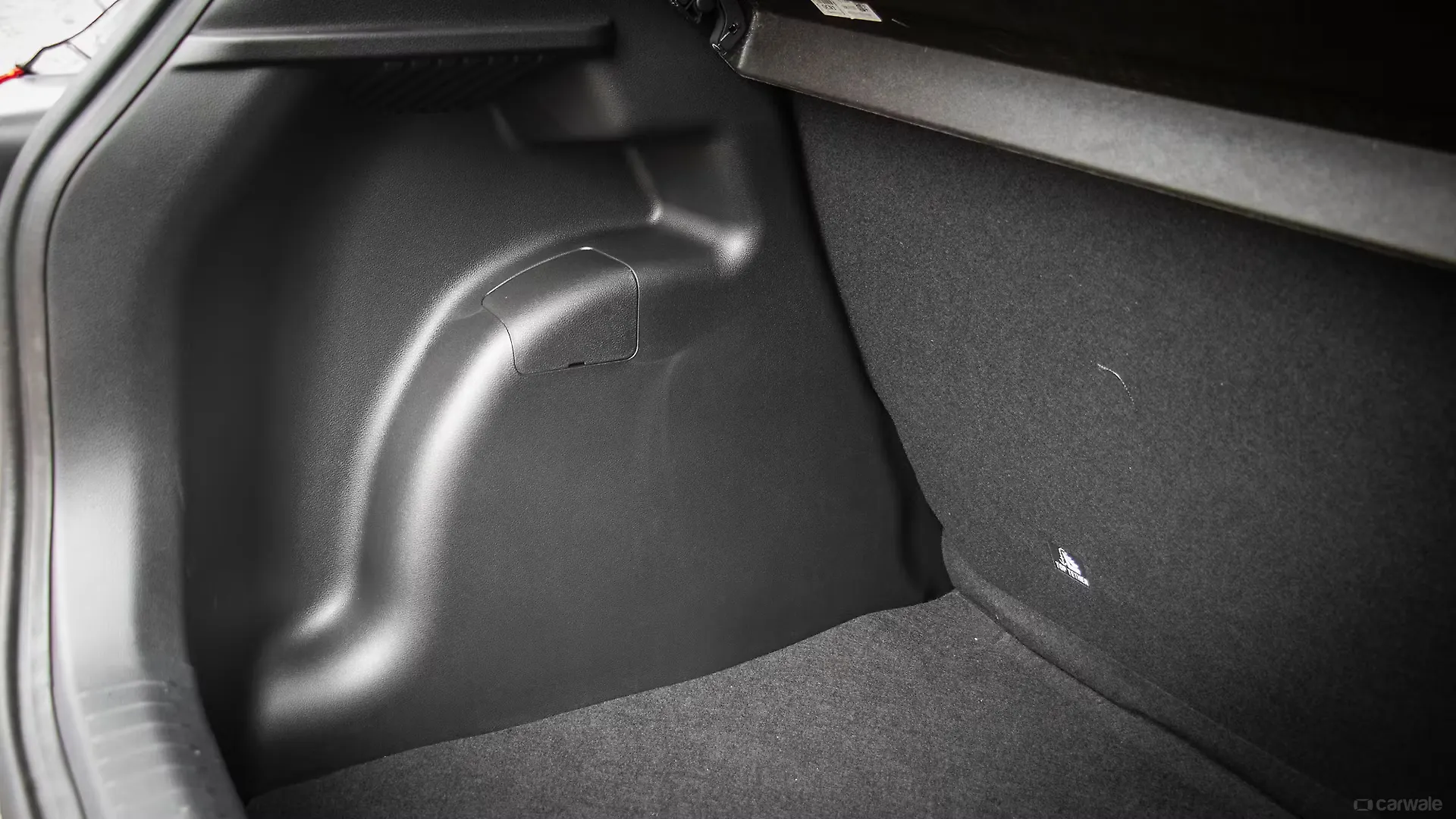 Venue Open Boot/Trunk Image, Venue Photos in India - CarWale