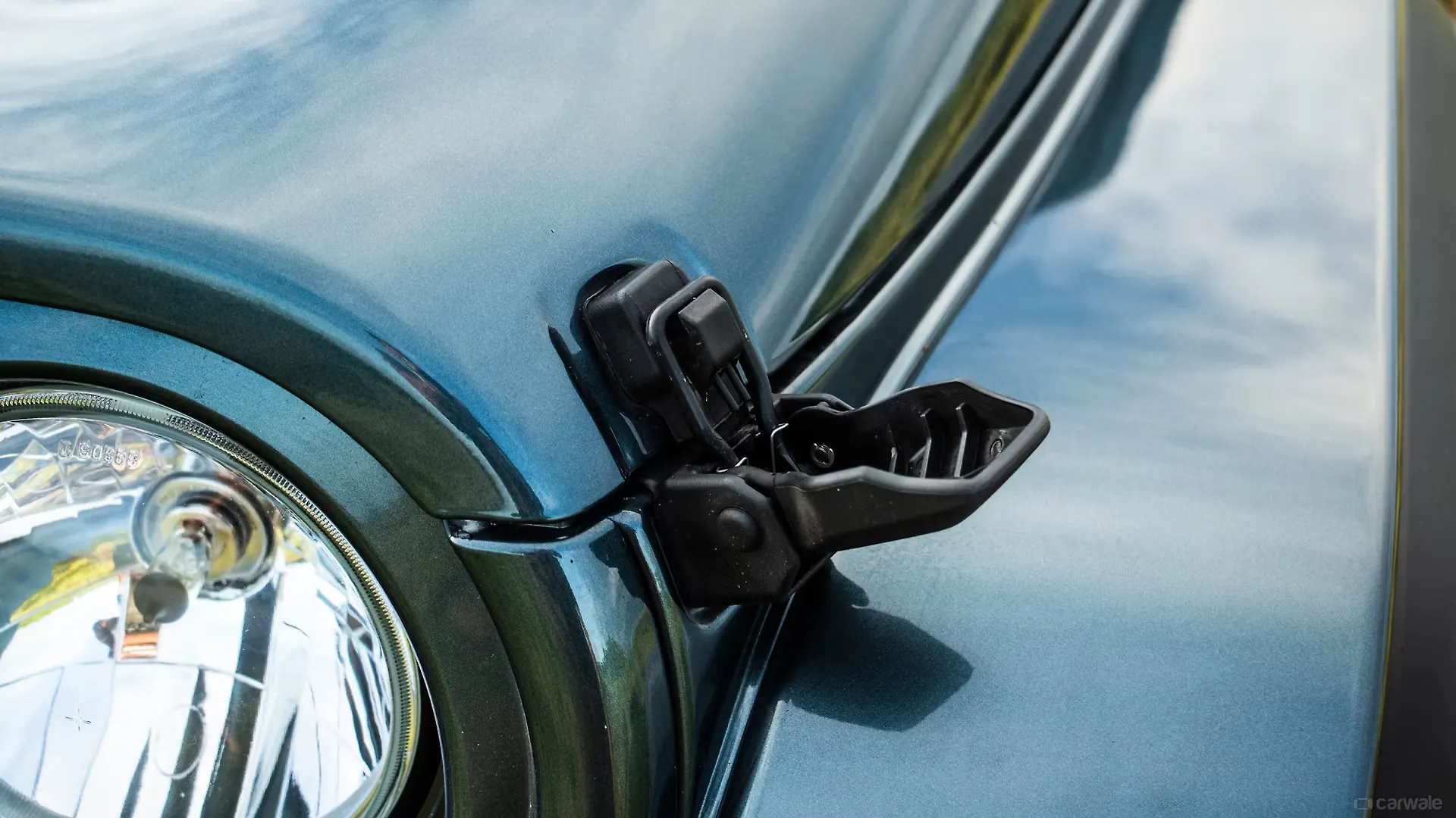 Thar Closed Hood/Bonnet Image, Thar Photos in India - CarWale