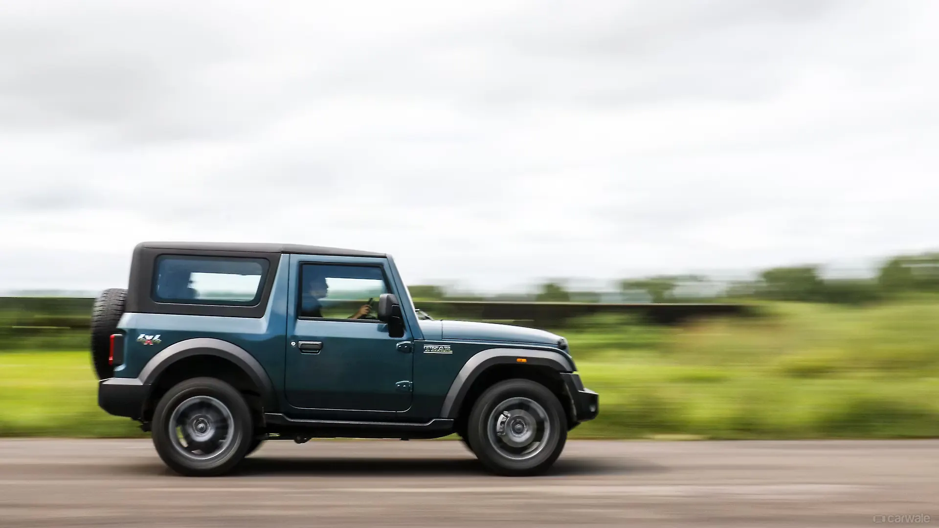 Thar Left Side View Image, Thar Photos in India - CarWale