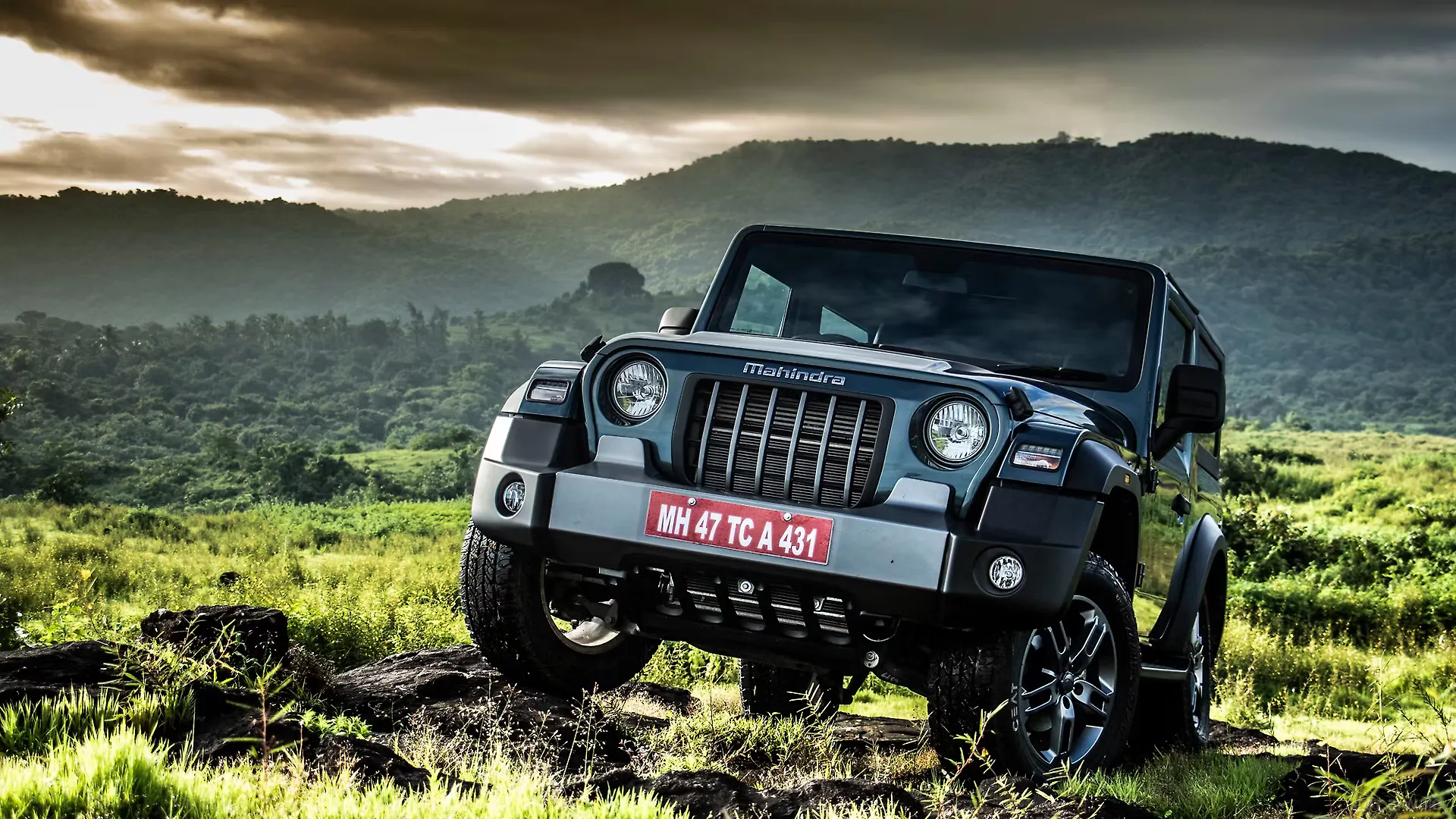 Thar Right Front Three Quarter Image, Thar Photos in India - CarWale