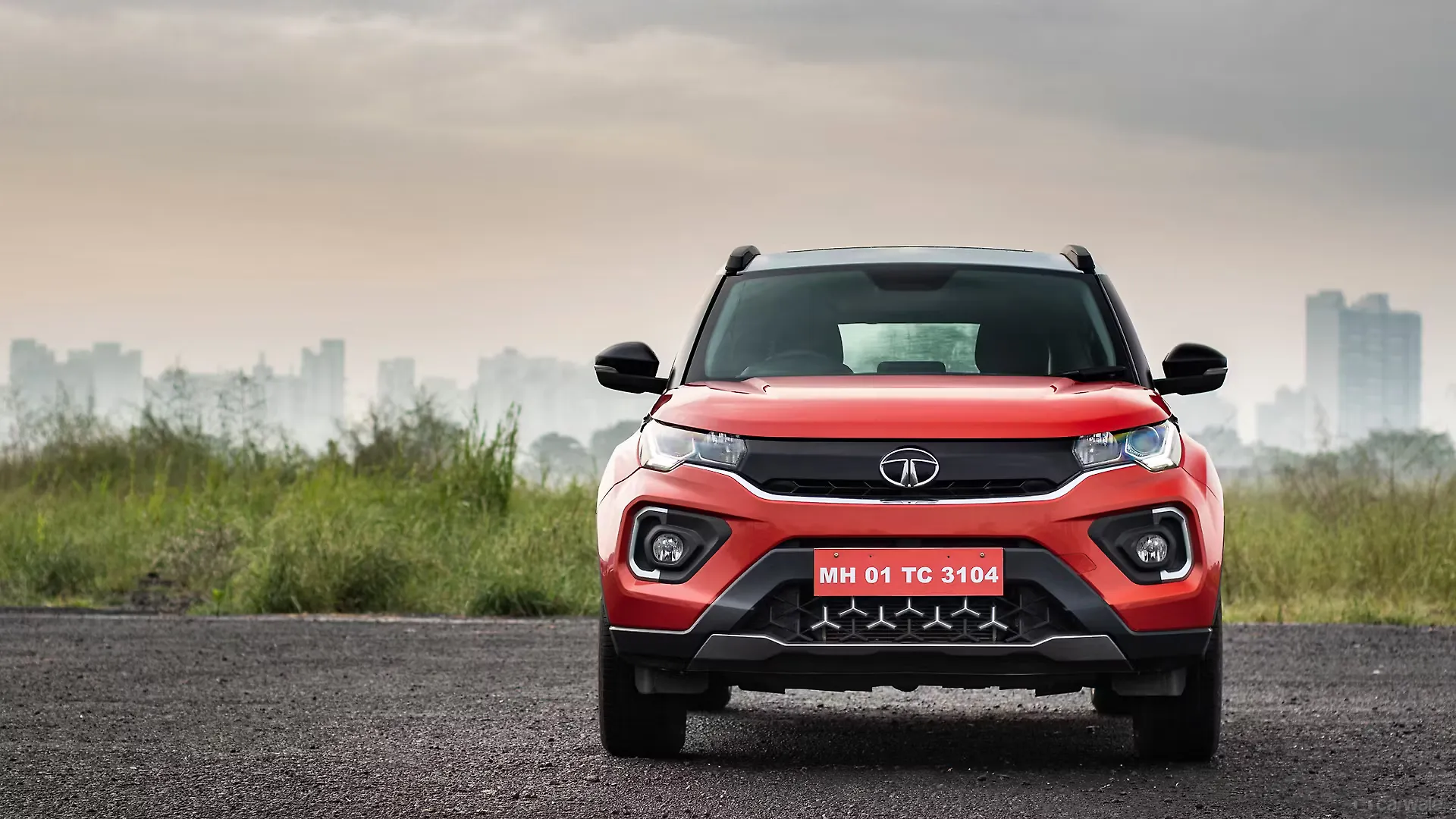 Nexon Front View Image, Nexon Photos in India - CarWale