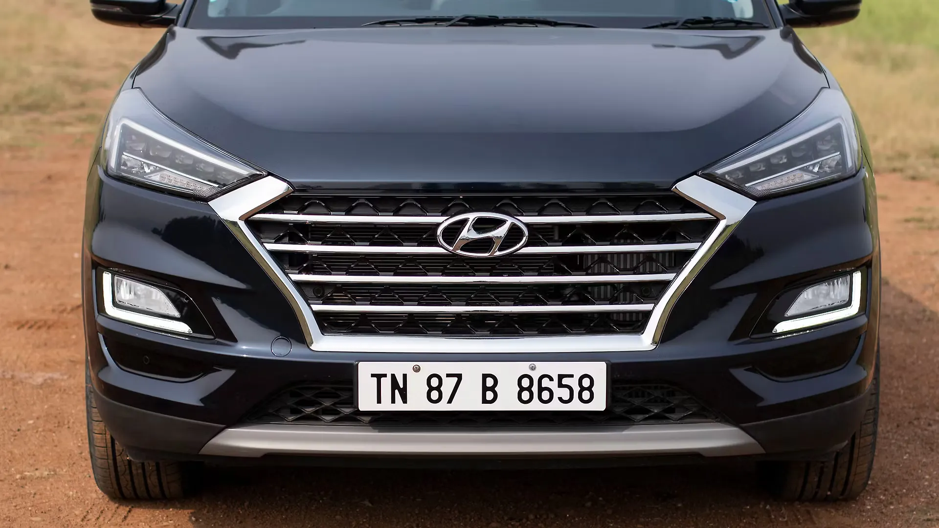 Tucson Front View Image, Tucson Photos in India - CarWale