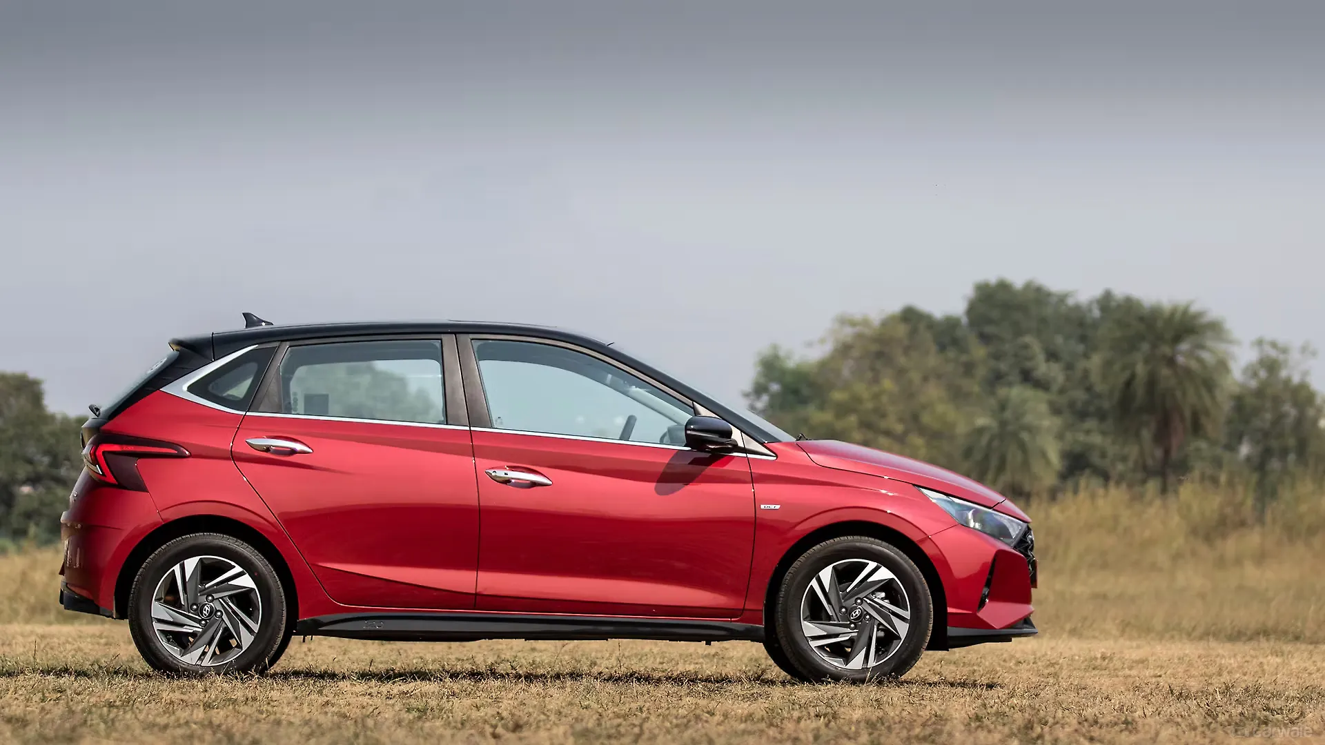 i20 Right Side View Image, i20 Photos in India - CarWale