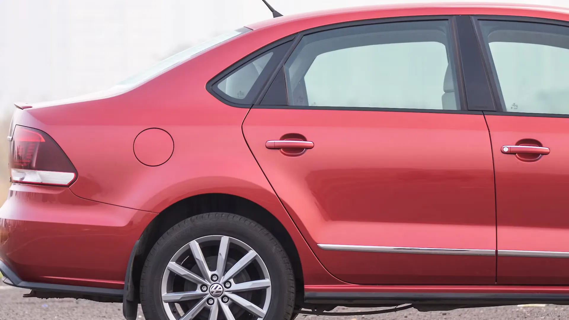 Vento Rear Quarter Glass Image, Vento Photos in India - CarWale