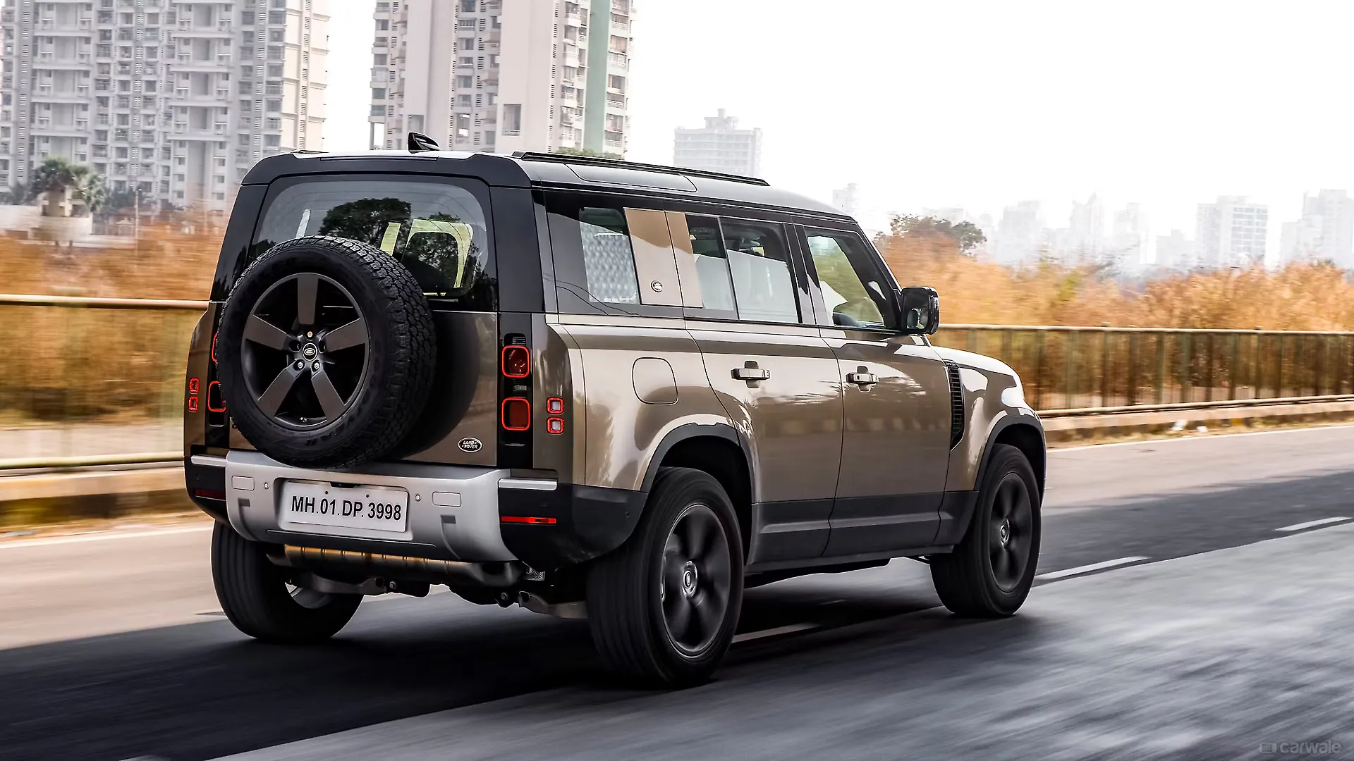 Defender Right Rear Three Quarter Image, Defender Photos in India - CarWale